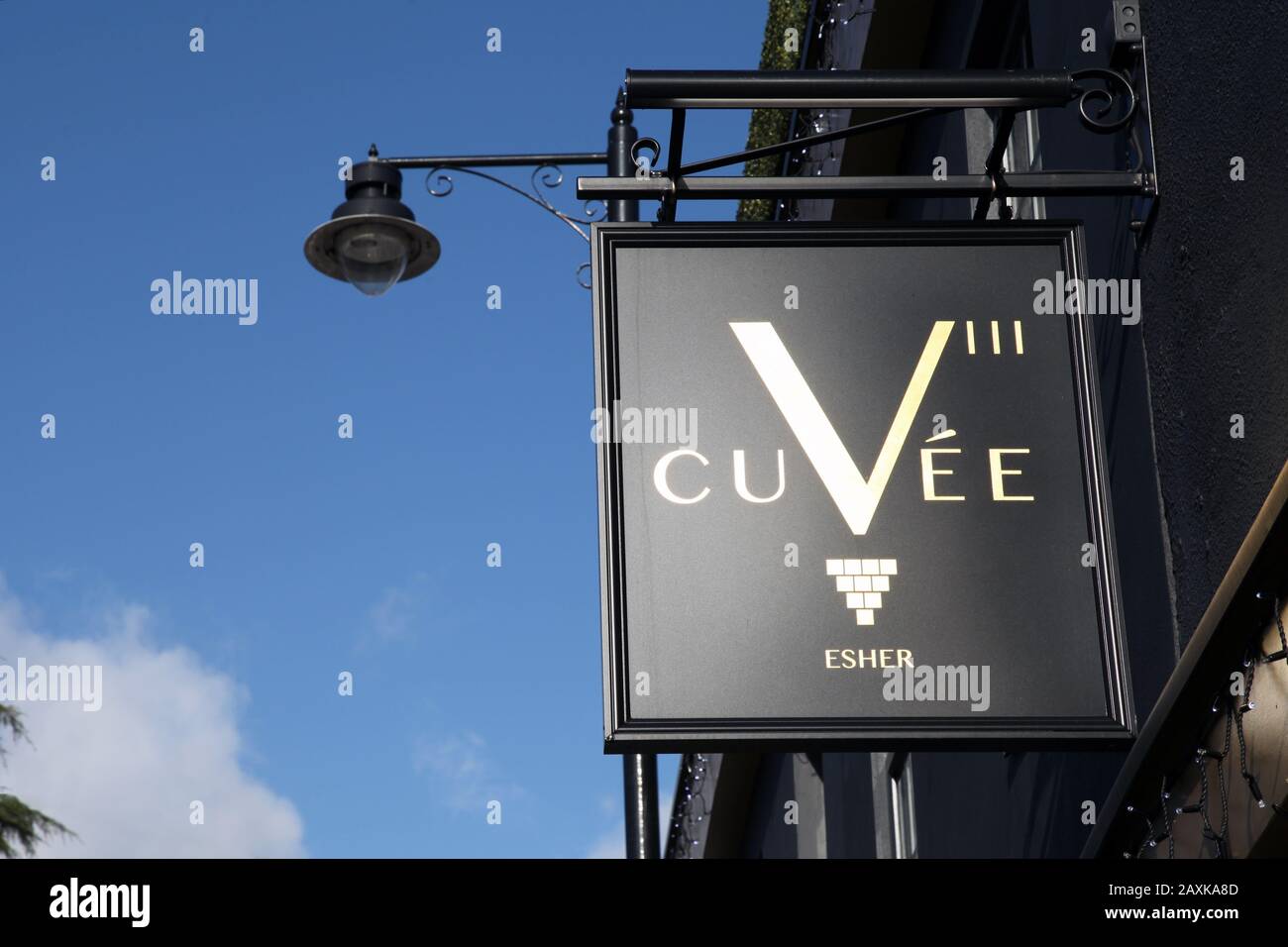Esher high street hi-res stock photography and images - Alamy