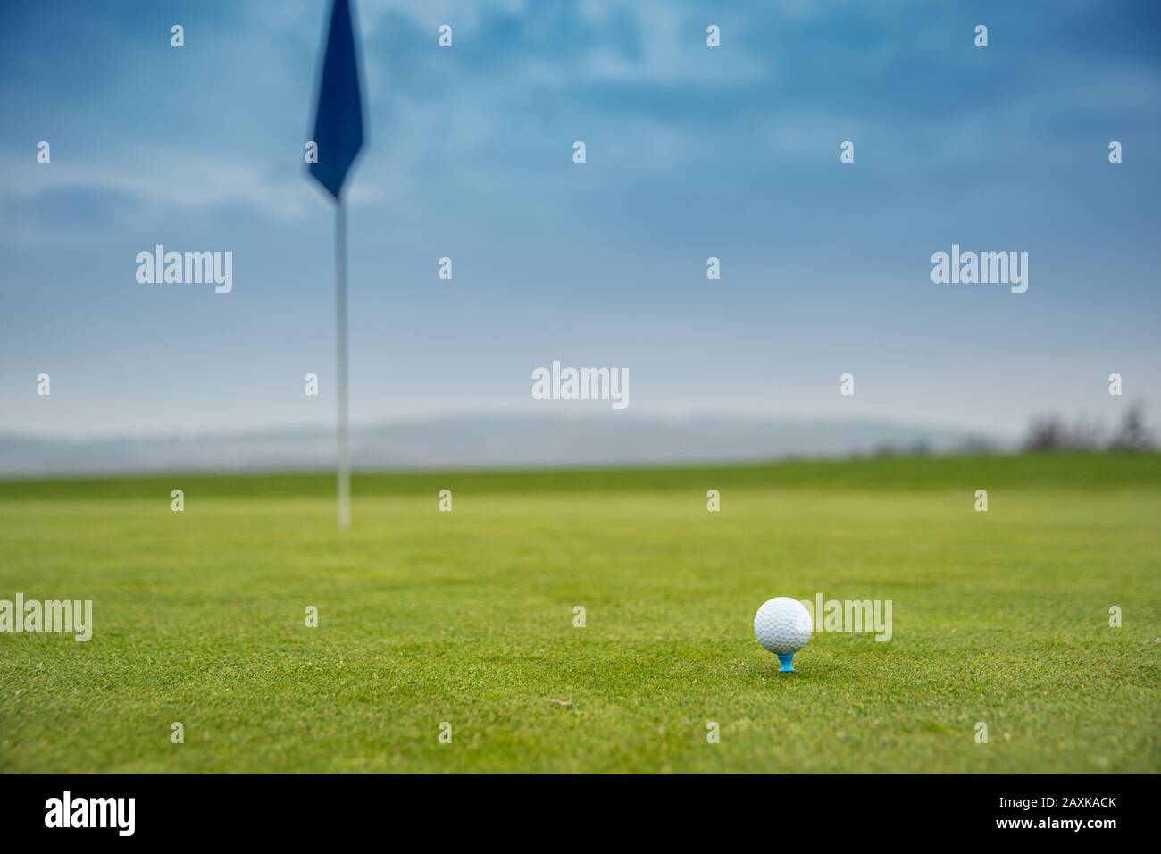 Golf man spring hi-res stock photography and images - Alamy