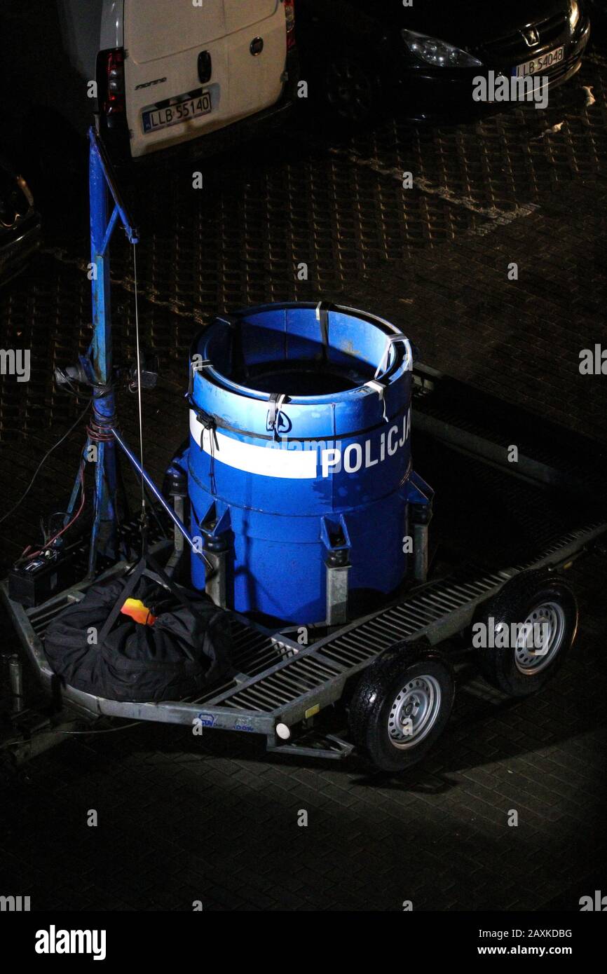 Bomb disposal unit hi-res stock photography and images - Alamy