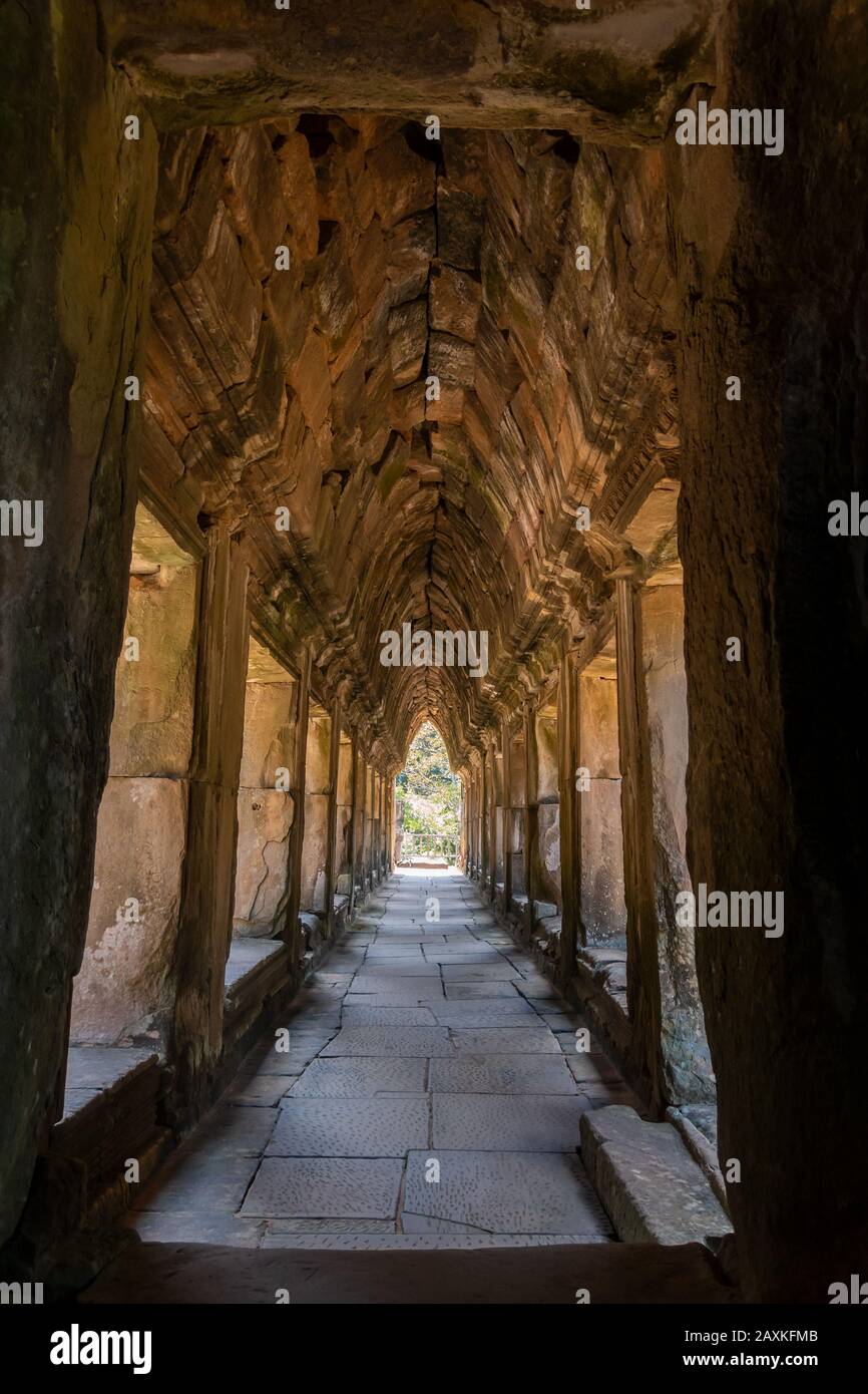 Ancient Corridor At Angkor Wat, Cambodia Stock Photo - Alamy