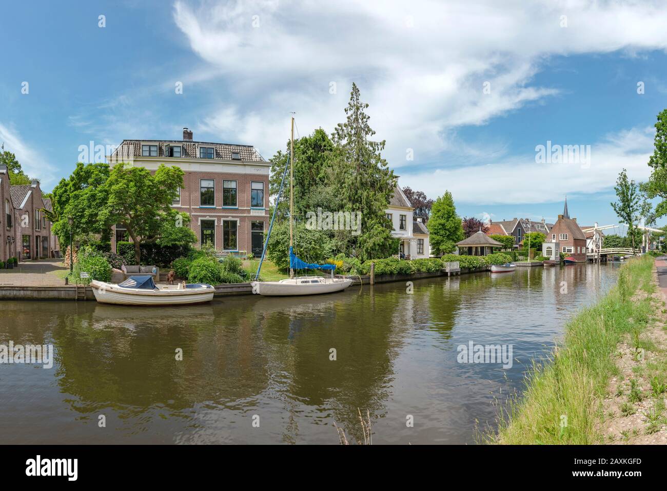 Houses on the bank of the river Vecht, Breukelen, Utrecht, Netherlands ...