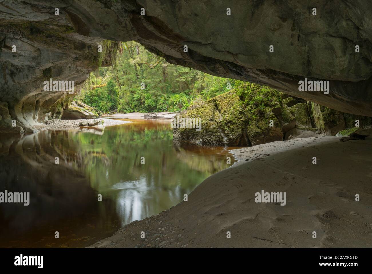 Moria Gate Arch, Oparara Basin, Kahurangi National Park, West Coast ...