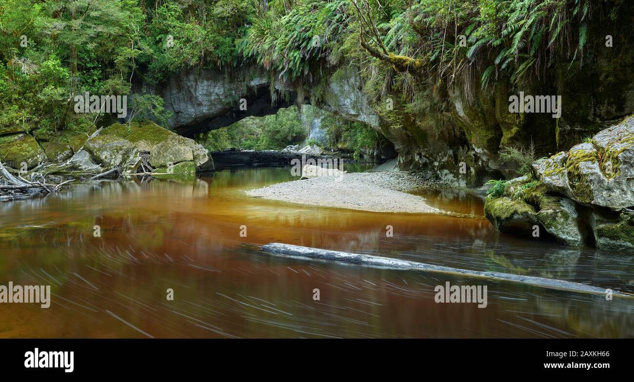 Moria Gate Arch, Oparara Basin, Kahurangi National Park, West Coast ...
