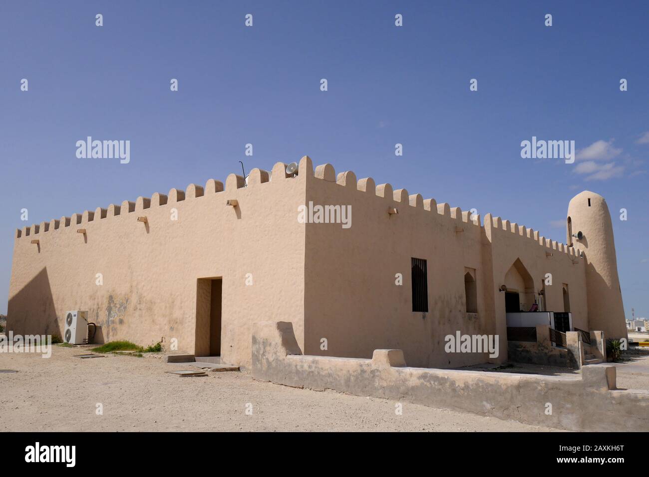 Mosque next to Riffa Fort, East Riffa, Kingdom of Bahrain Stock Photo ...