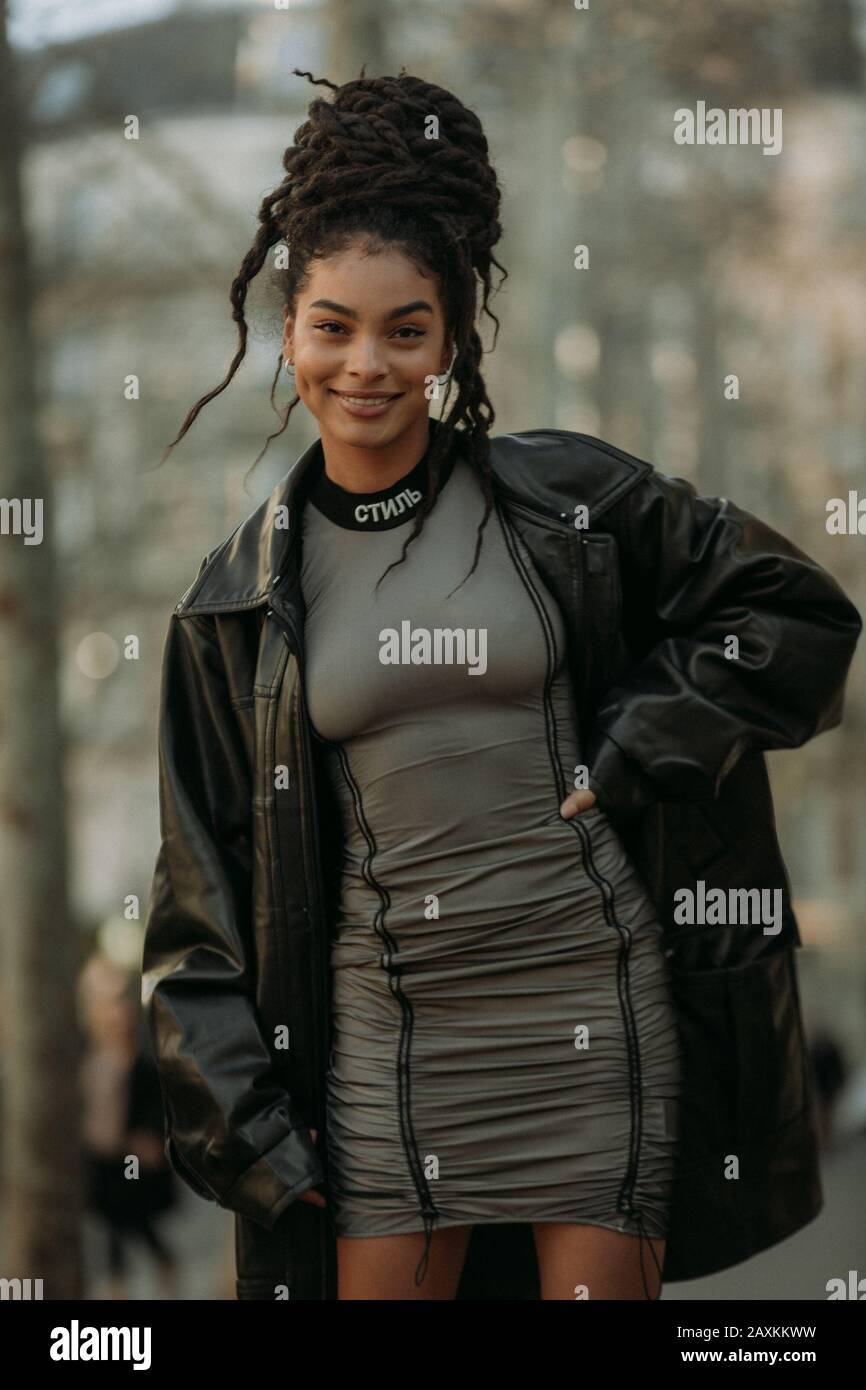 Sharon alexie hi-res stock photography and images - Alamy