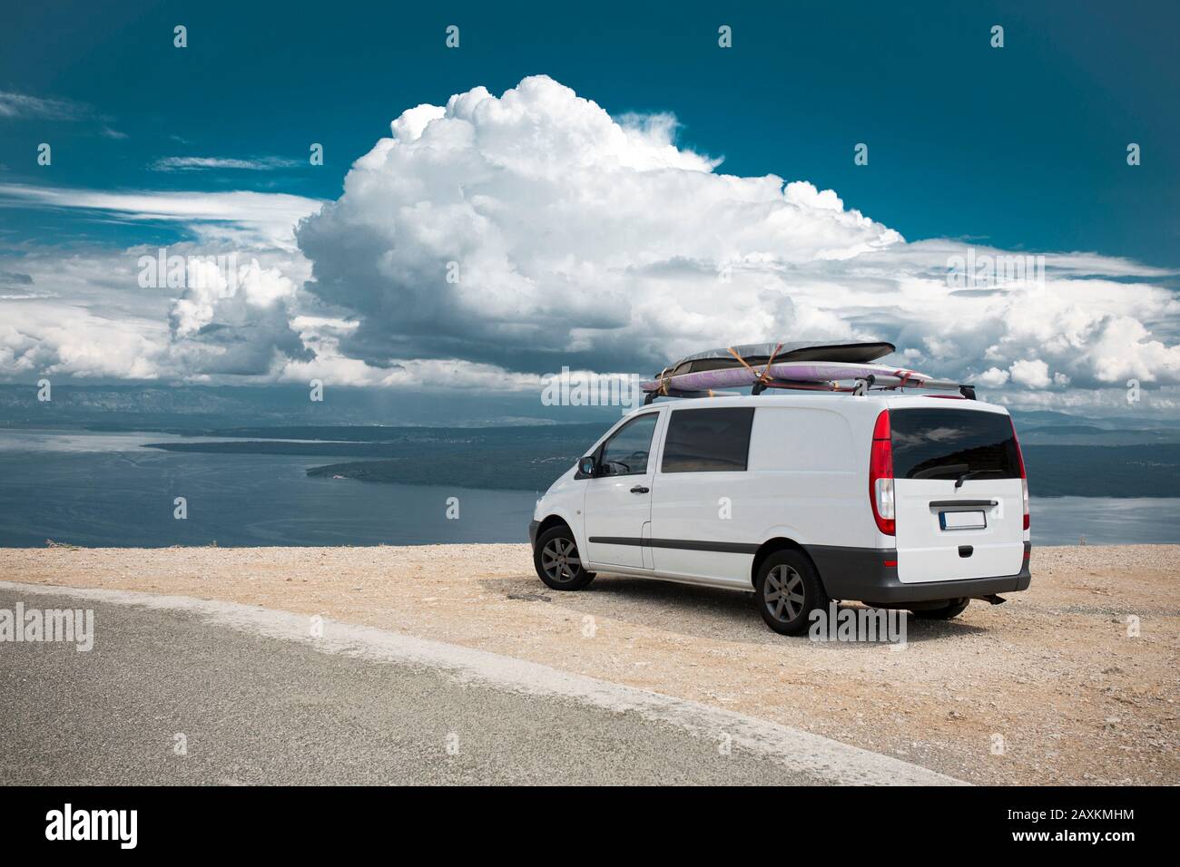 Windsurf board on car hi-res stock photography and images - Alamy
