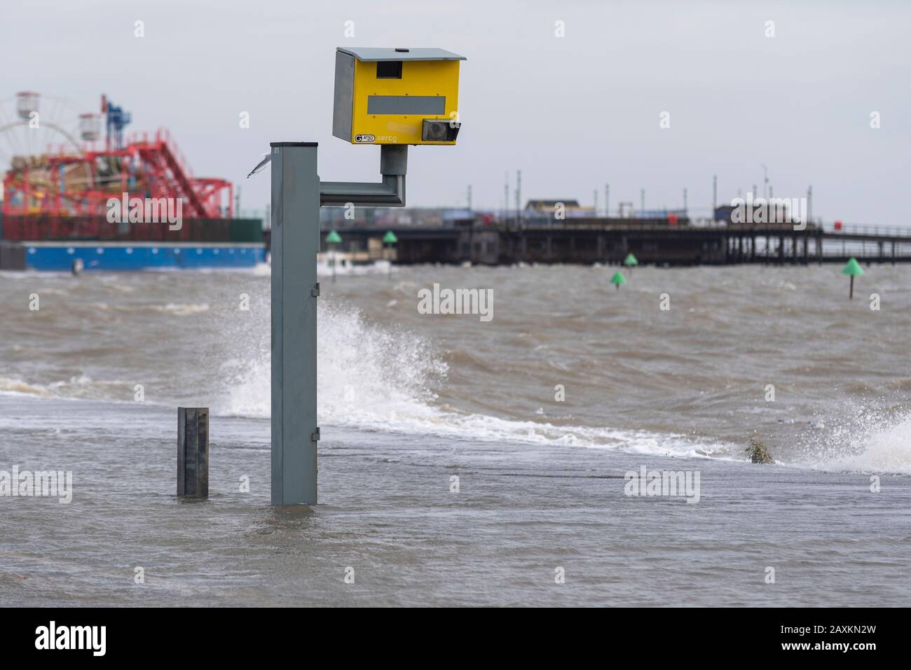 High speed wave camera hi-res stock photography and images - Alamy