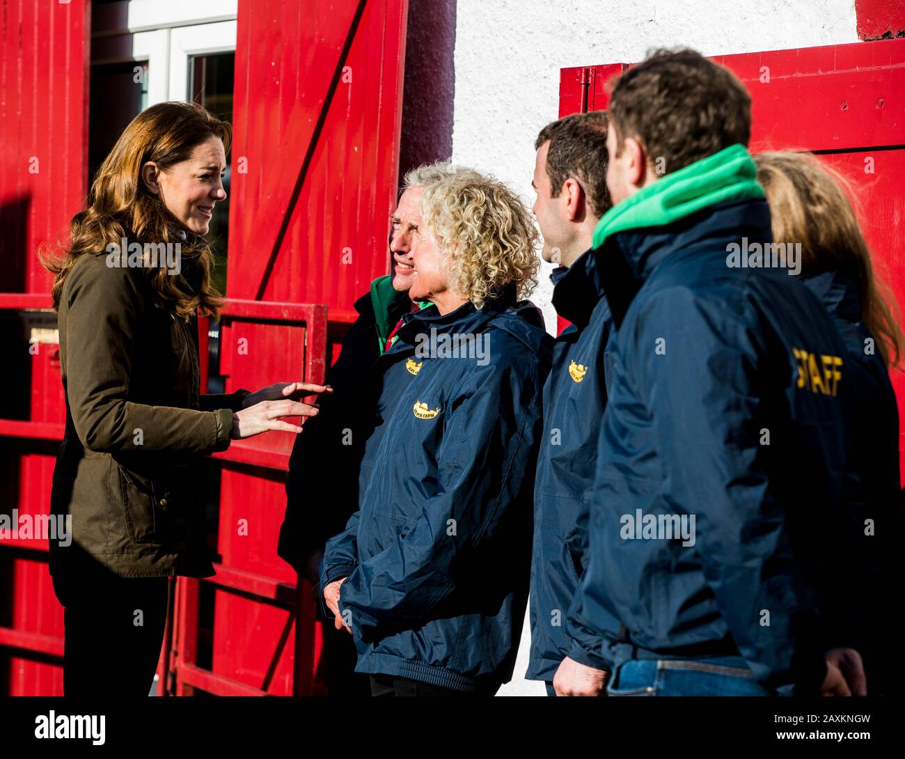 The Duchess of Cambridge meets Stewart and Lorraine Donaldson owners of ...