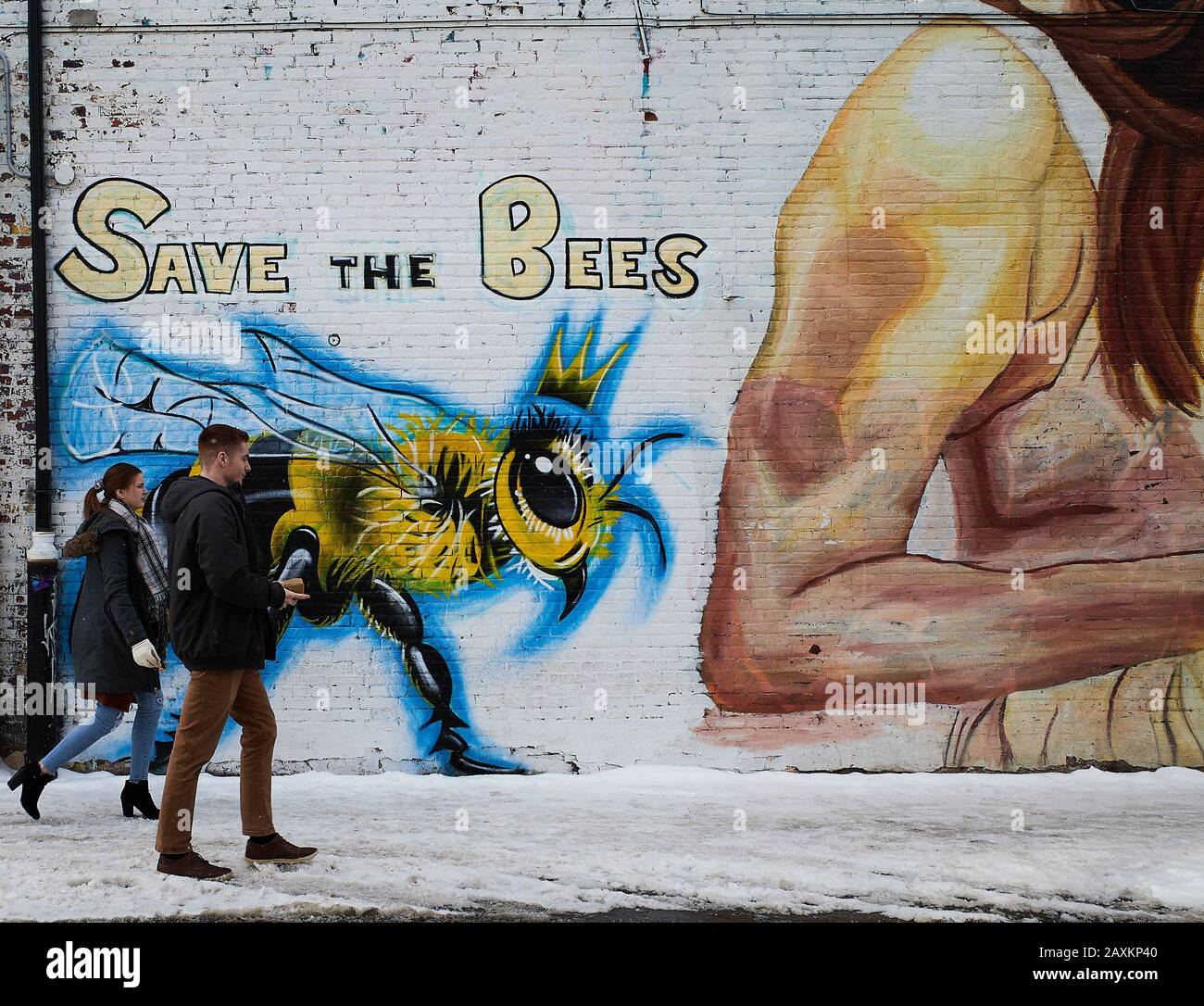 Bee mural hi-res stock photography and images - Alamy