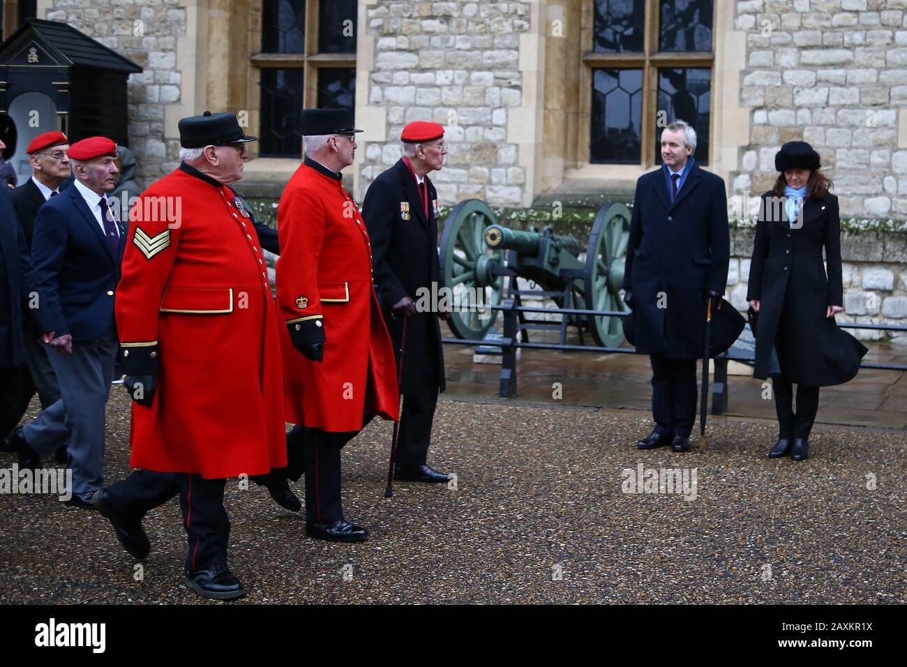 Serving officers and soldiers of The Royal Military Police, parade ...