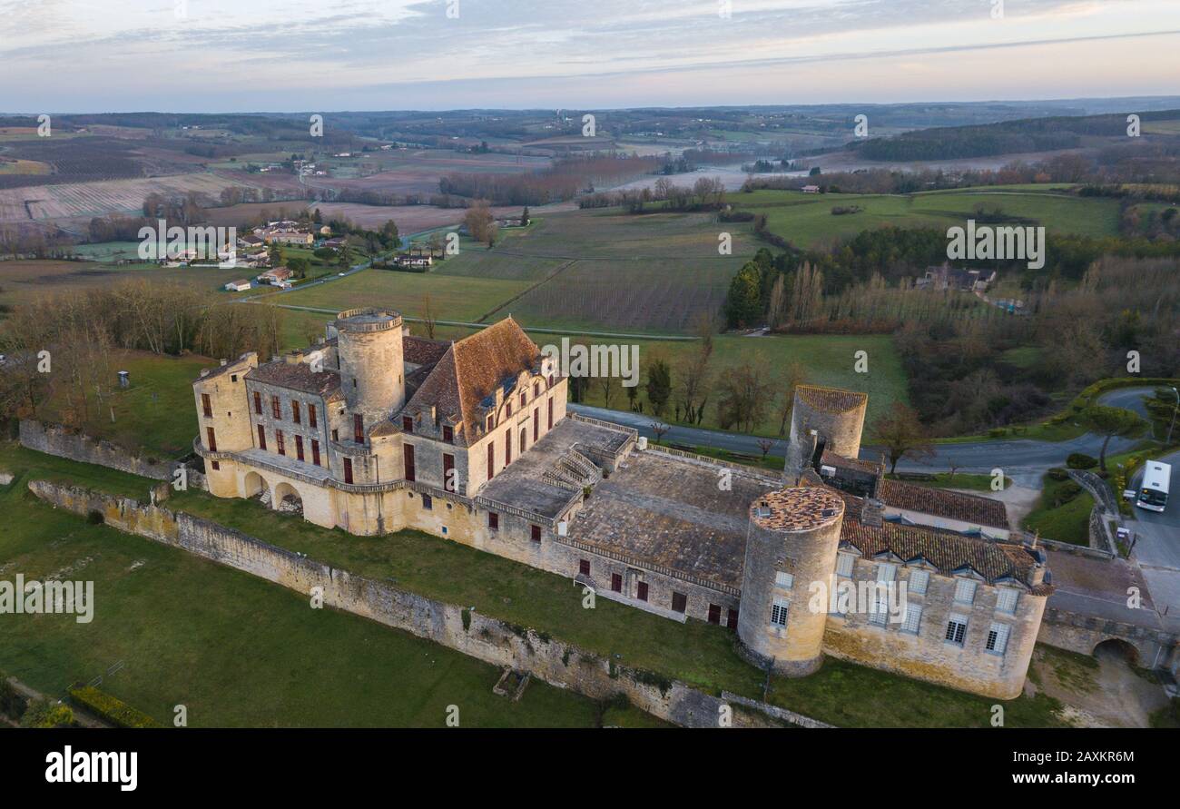 Duras castle hi-res stock photography and images - Alamy