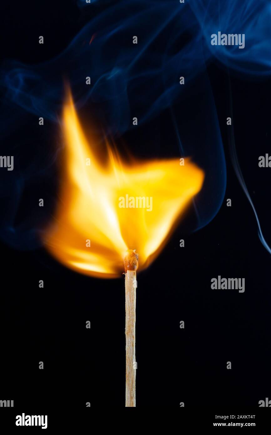 Matchstick flame hi-res stock photography and images - Alamy