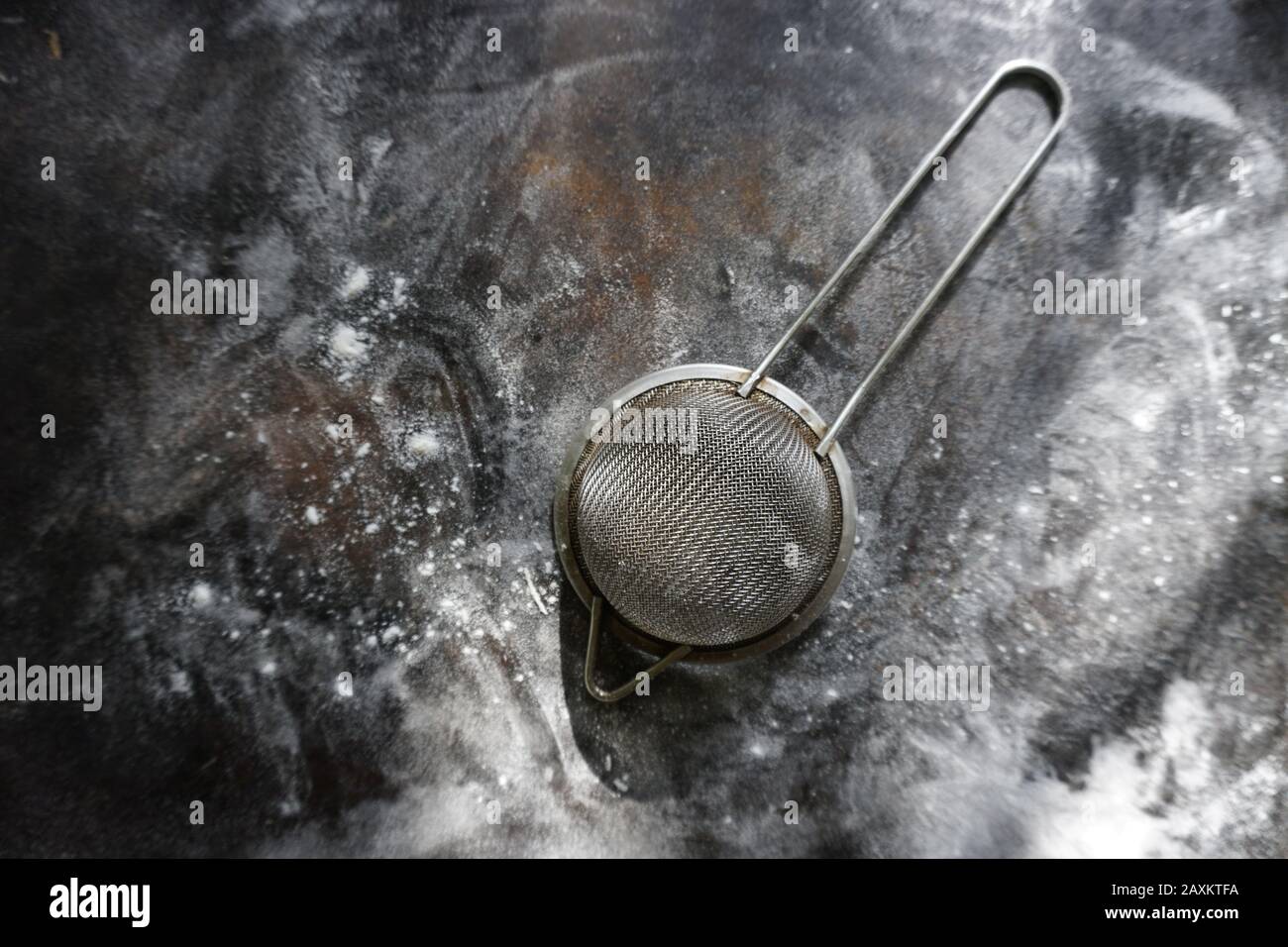 Stainless Steel Fine Mesh Strainer Colander Flour Sieve with Handle on ...