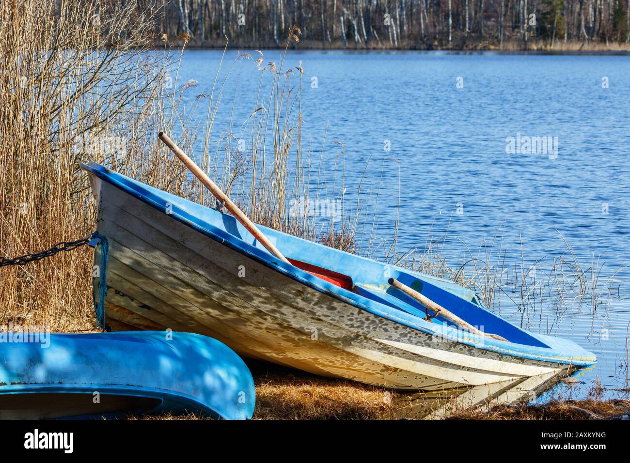Row boat ashore hi-res stock photography and images - Alamy