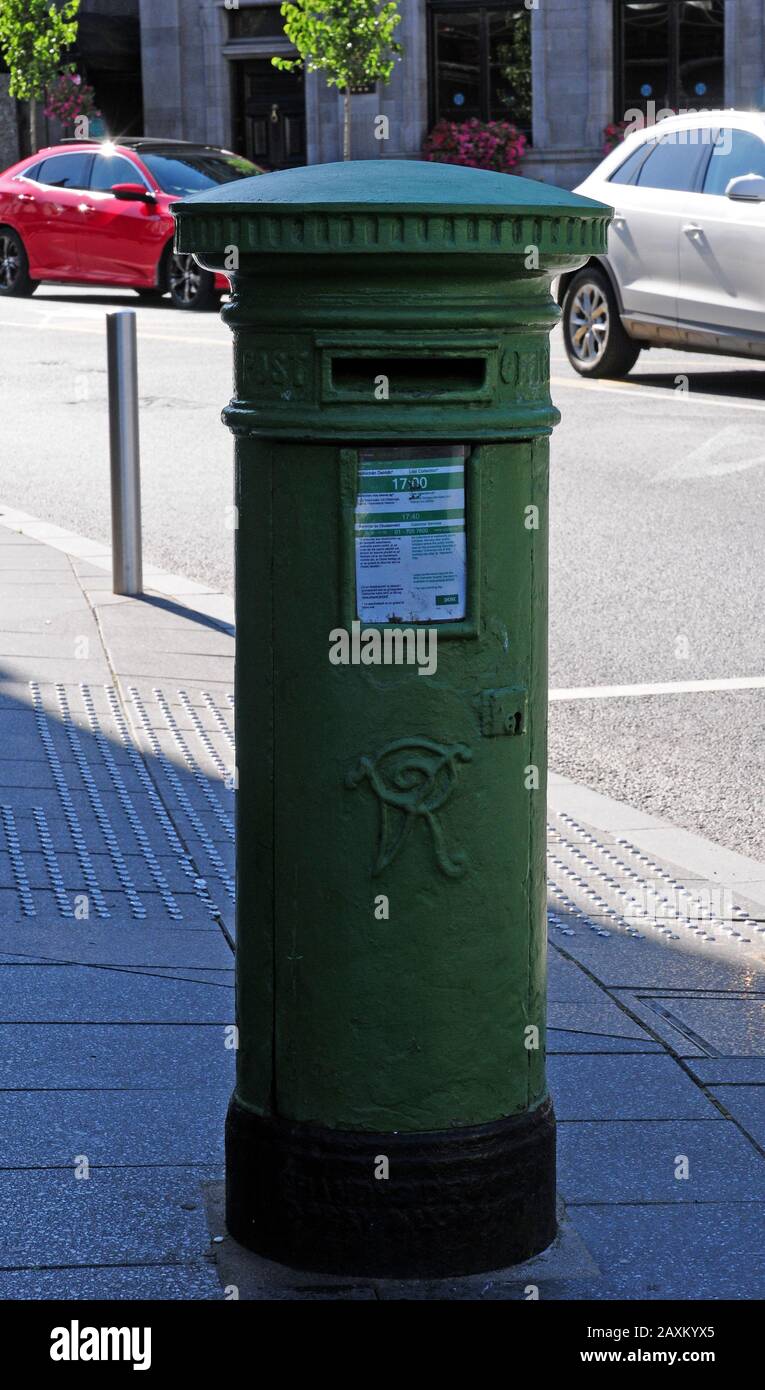 Green letterbox in Kilkenny Stock Photo - Alamy