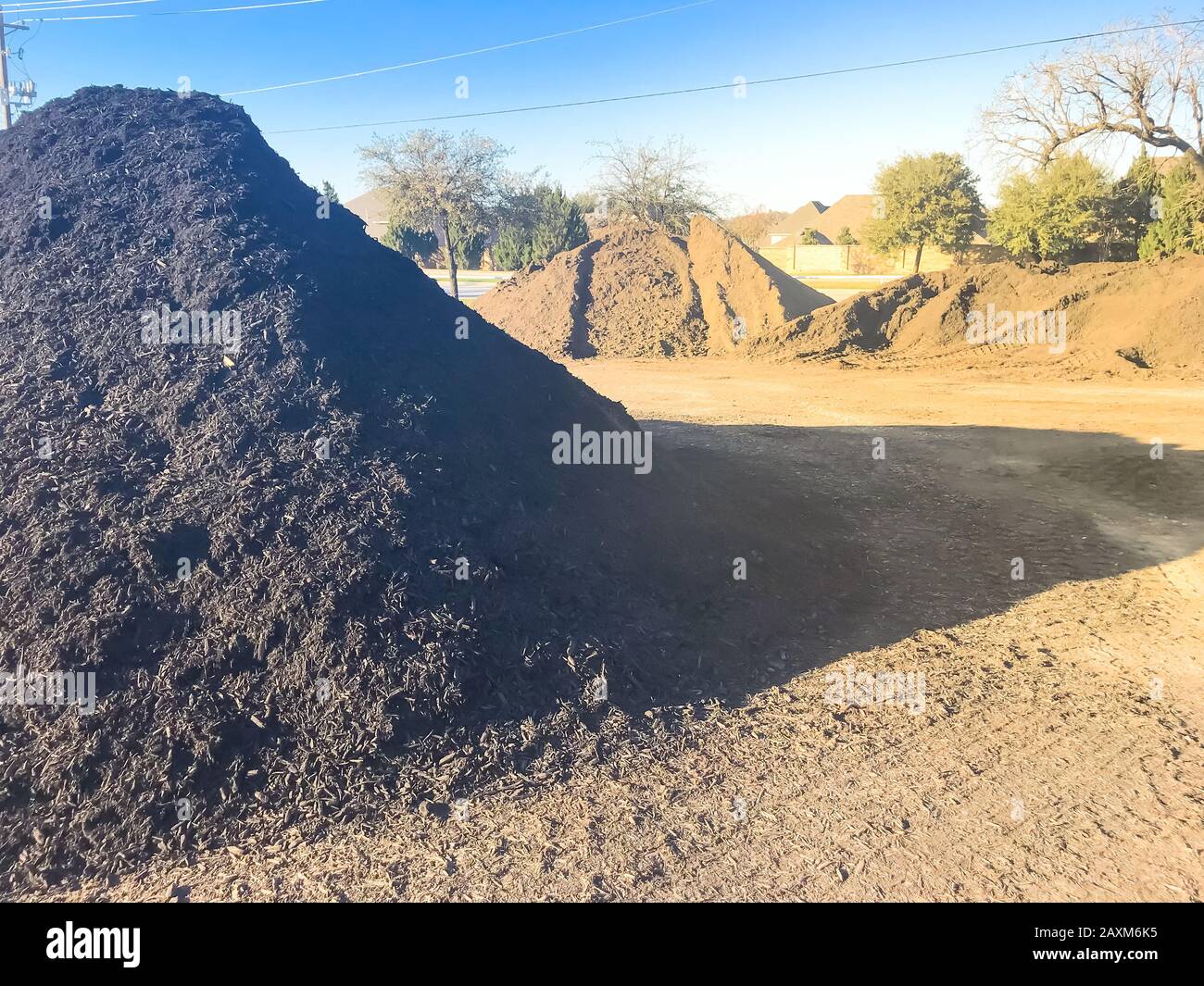 Mineral mulch hi-res stock photography and images - Alamy