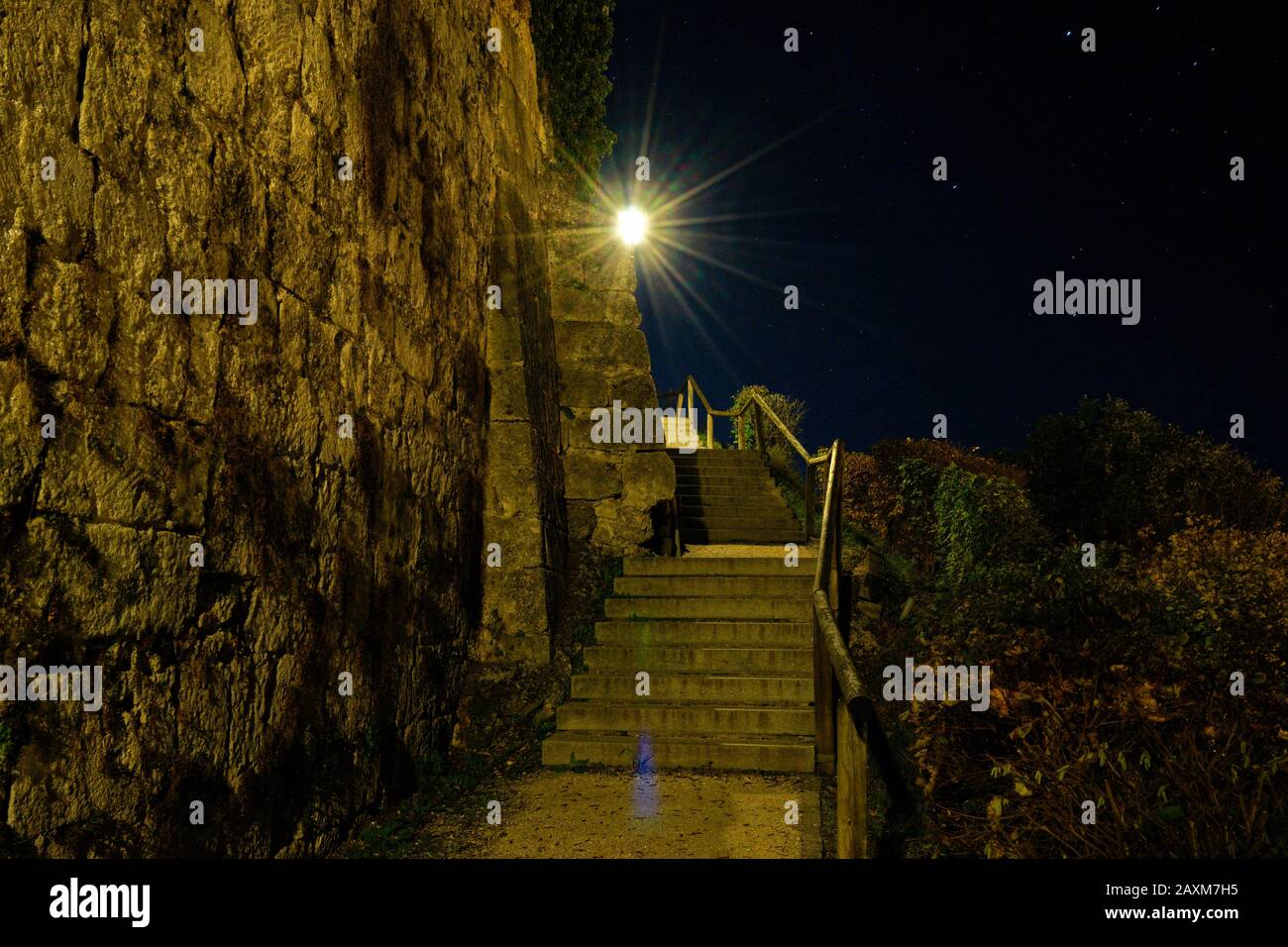 Burghausen castle bavaria night hi-res stock photography and images - Alamy