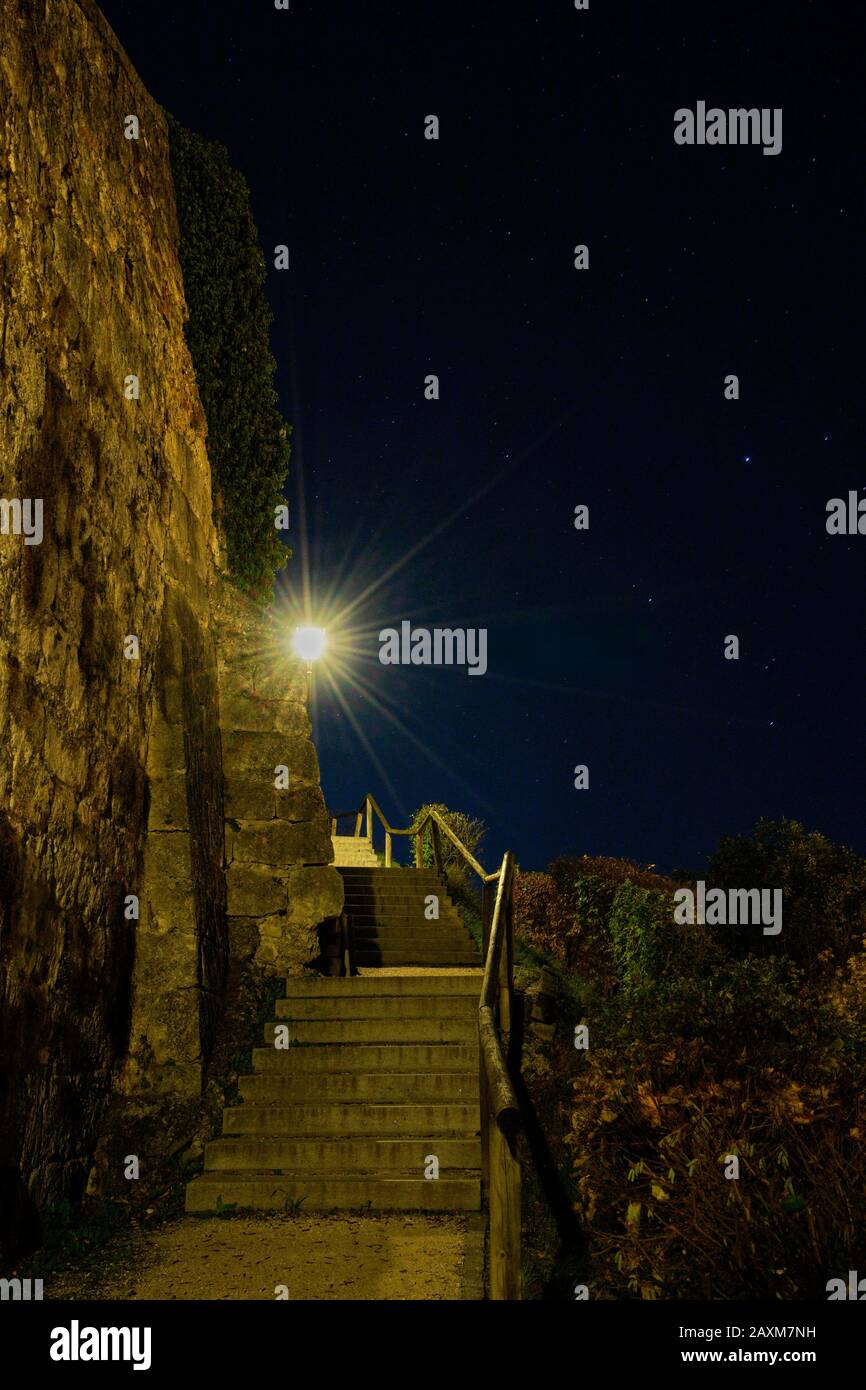 Burghausen castle bavaria night hi-res stock photography and images - Alamy
