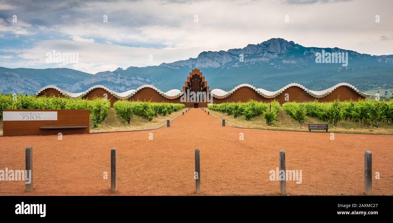 Rioja winery architecture hi-res stock photography and images - Alamy