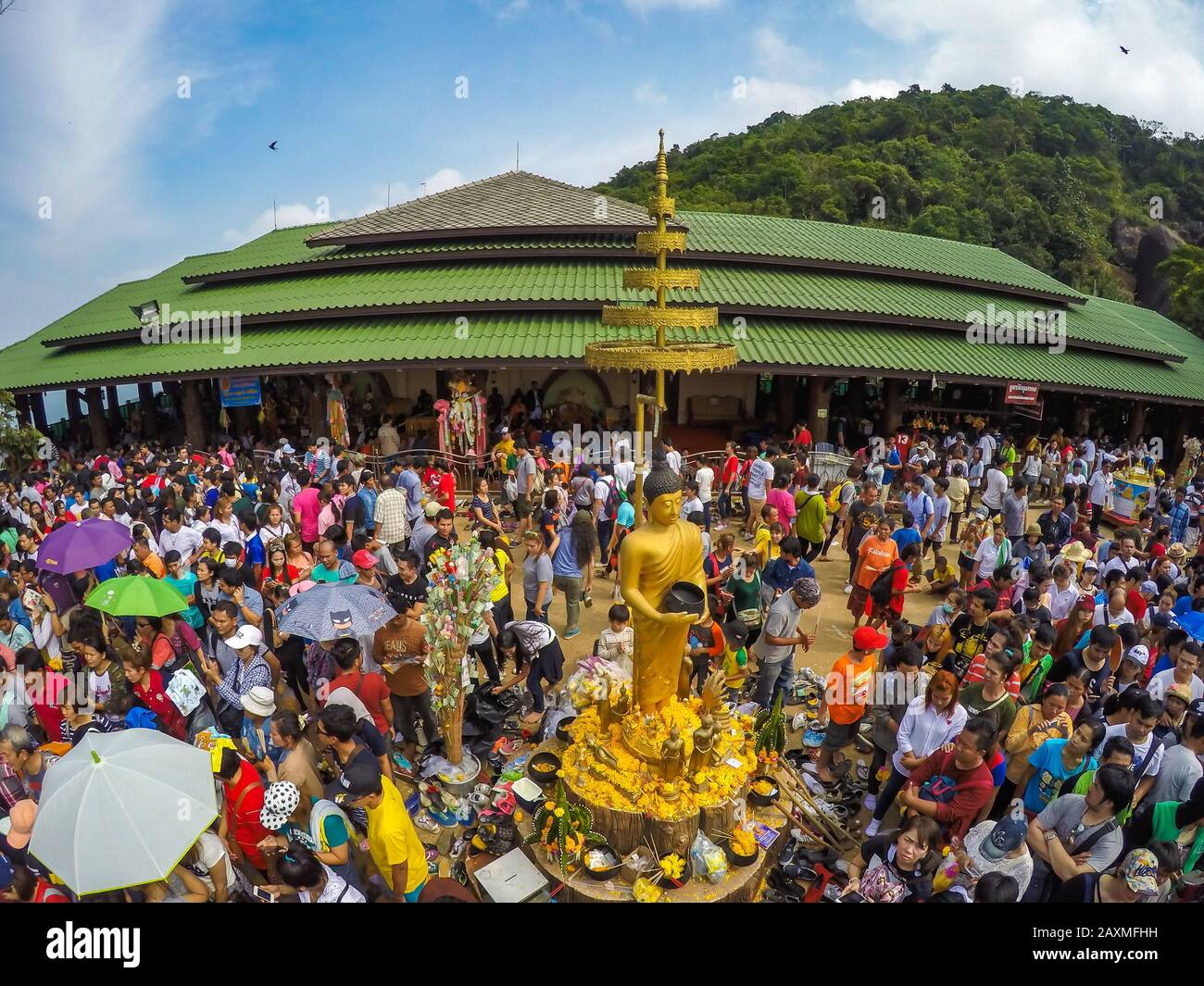 Chanthaburi, THAILAND - 3 Apr 2016, Thai People travel to Kitchakood ...