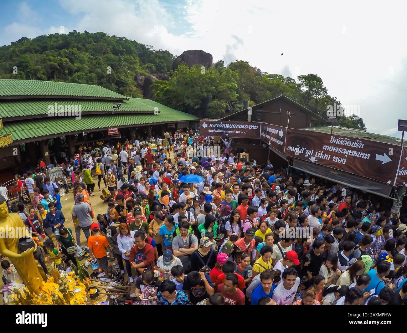 Chanthaburi, THAILAND - 3 Apr 2016, Thai People travel to Kitchakood ...