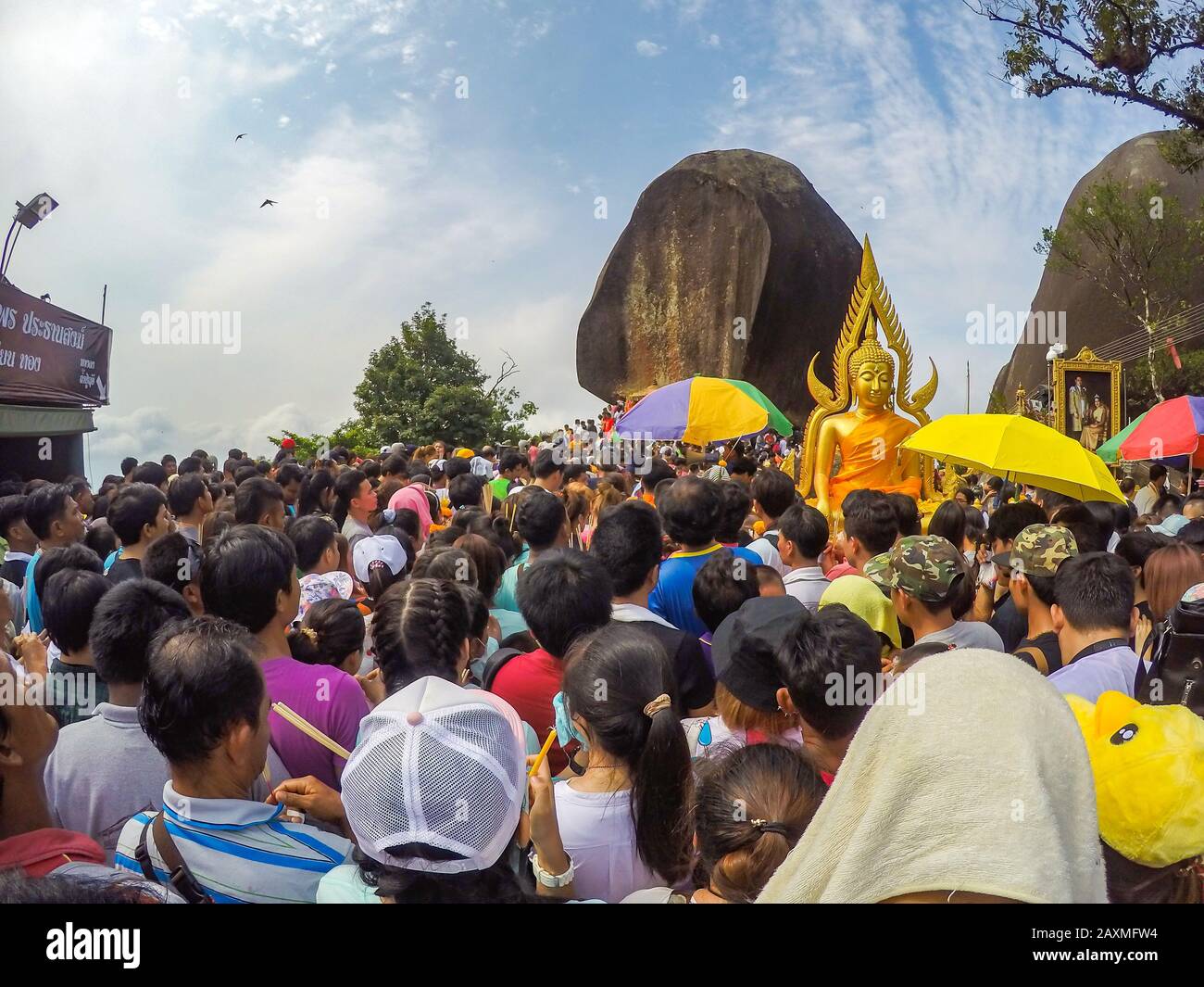 Chanthaburi, THAILAND - 3 Apr 2016, Thai People travel to Kitchakood ...