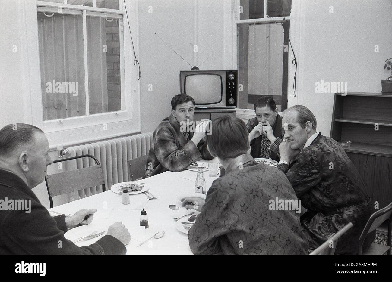 1960s tv set hi-res stock photography and images - Alamy