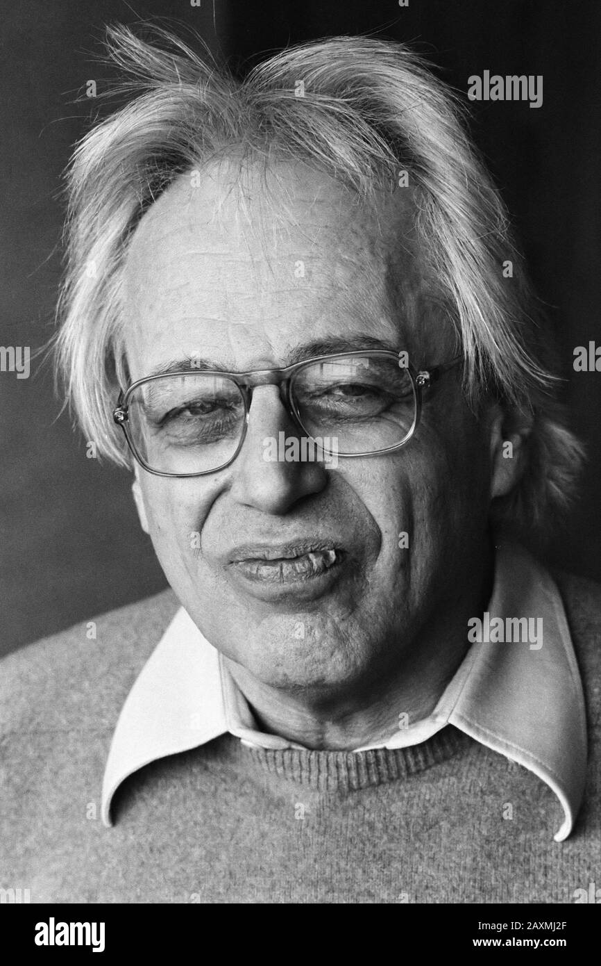 Avant garde composer hi-res stock photography and images - Alamy