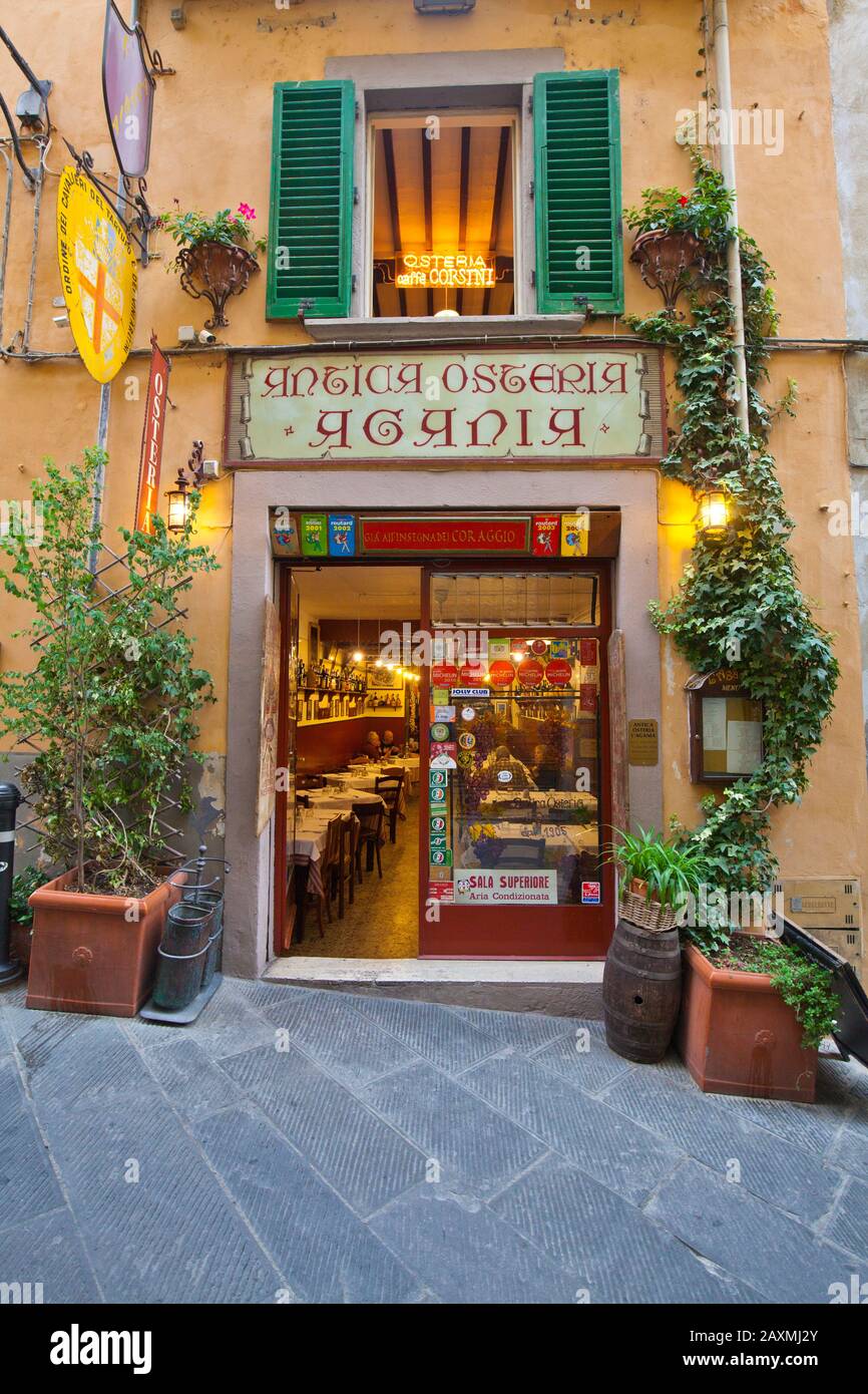 Rustic eatery in Arezzo Tuscany Stock Photo - Alamy
