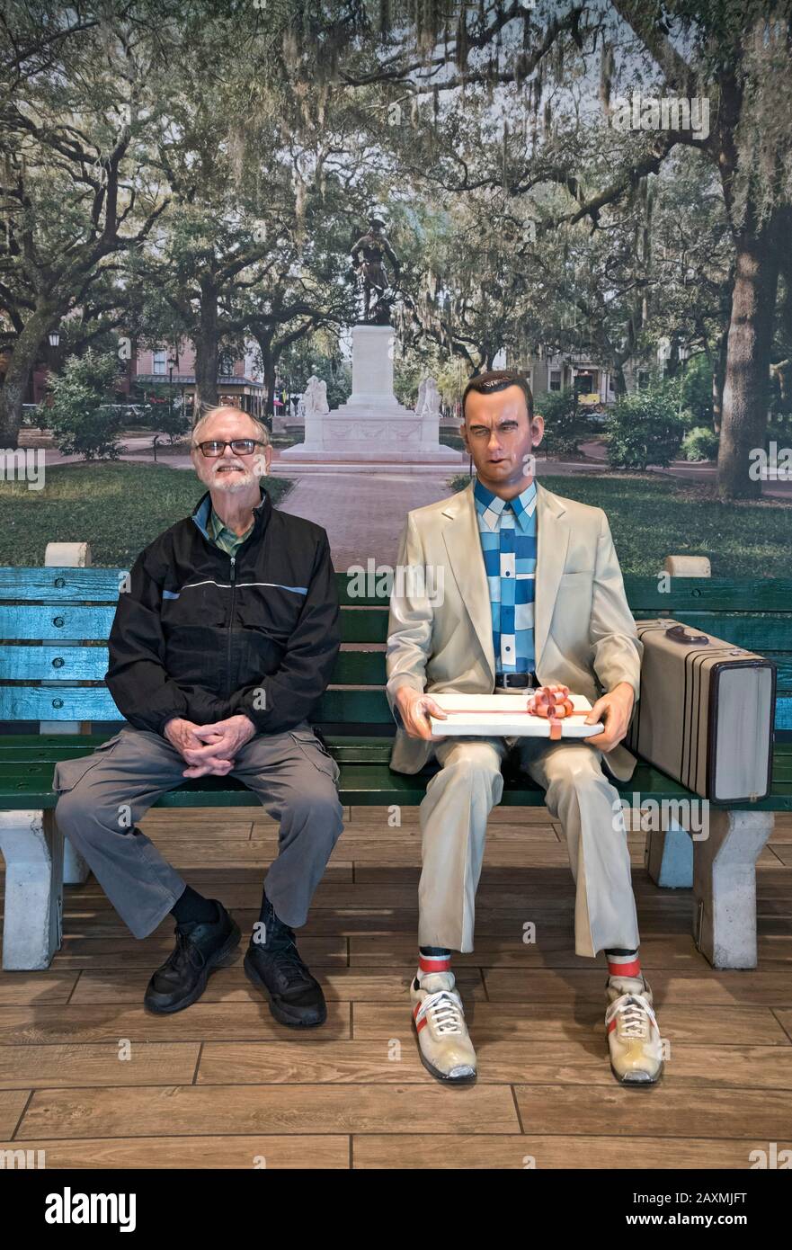 Georgia Welcome Station featuring life-size statue of Forrest Gump ...