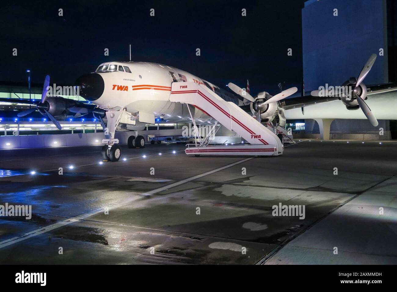 Lockheed constellation twa hi-res stock photography and images - Alamy
