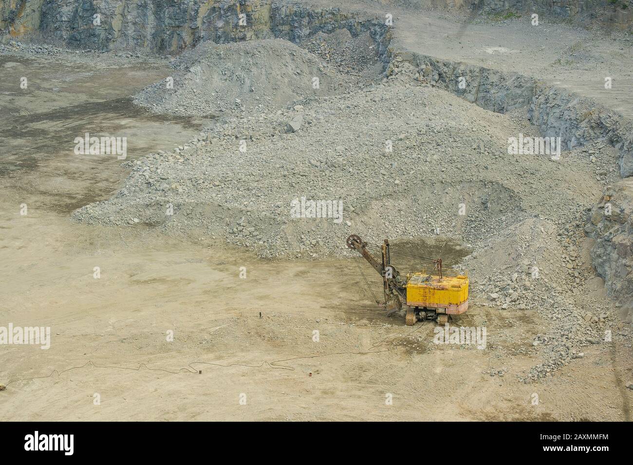 Marble cutting machine hi-res stock photography and images - Alamy