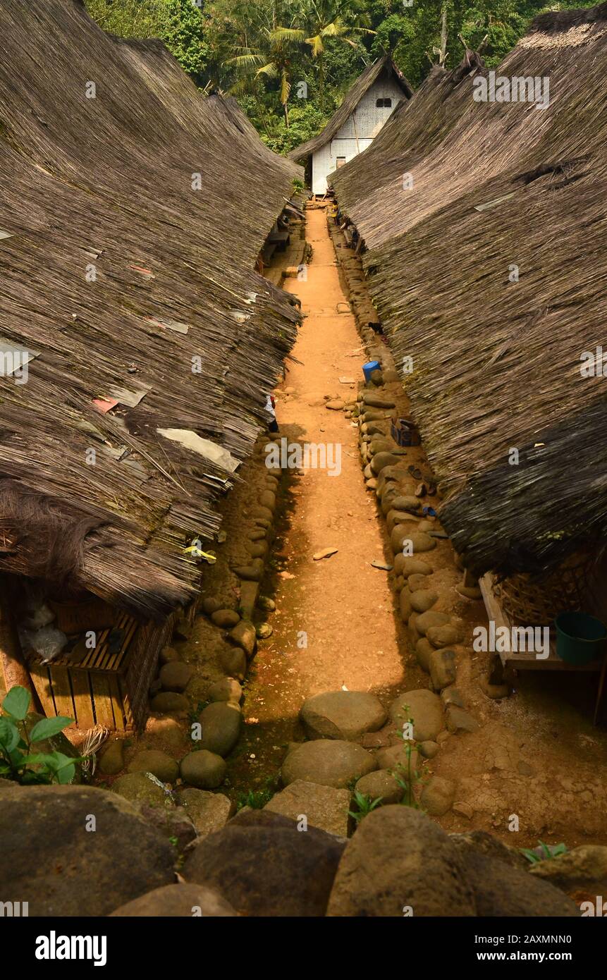 Java road hi-res stock photography and images - Alamy