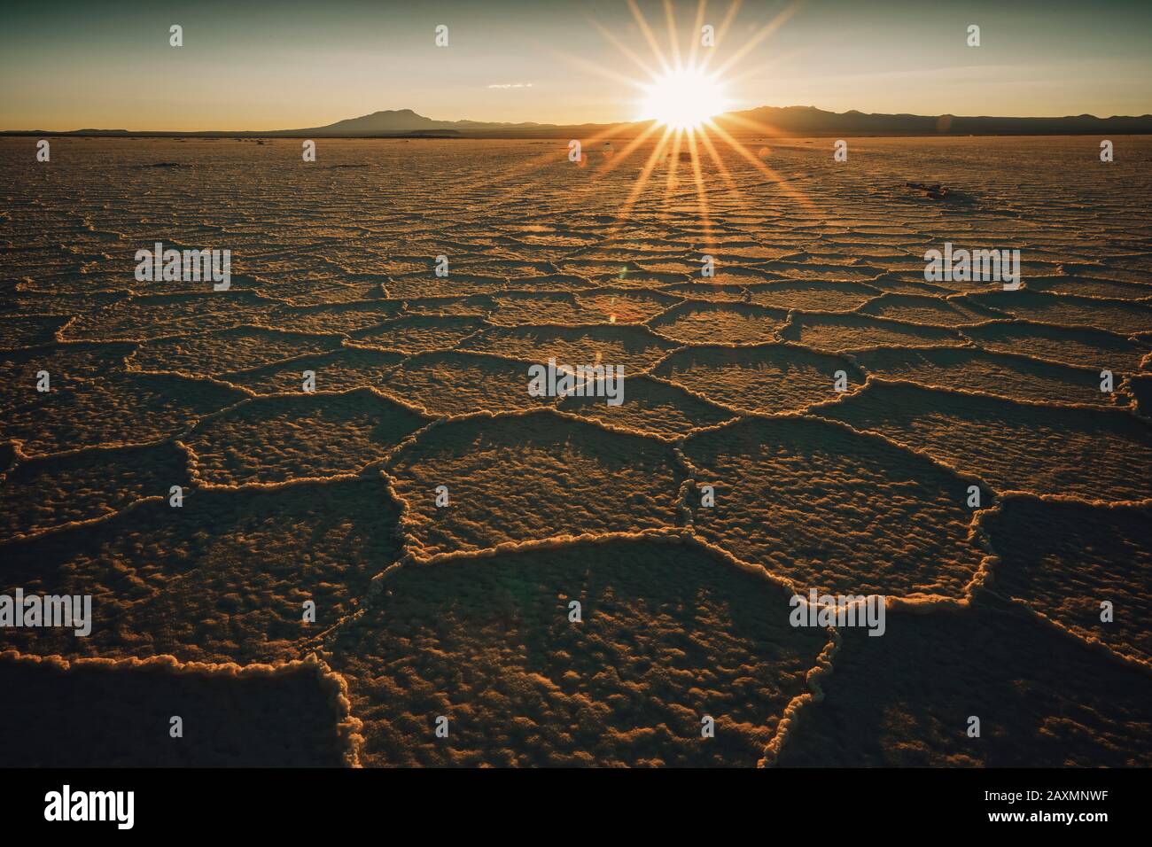 Mirror structures hi-res stock photography and images - Alamy