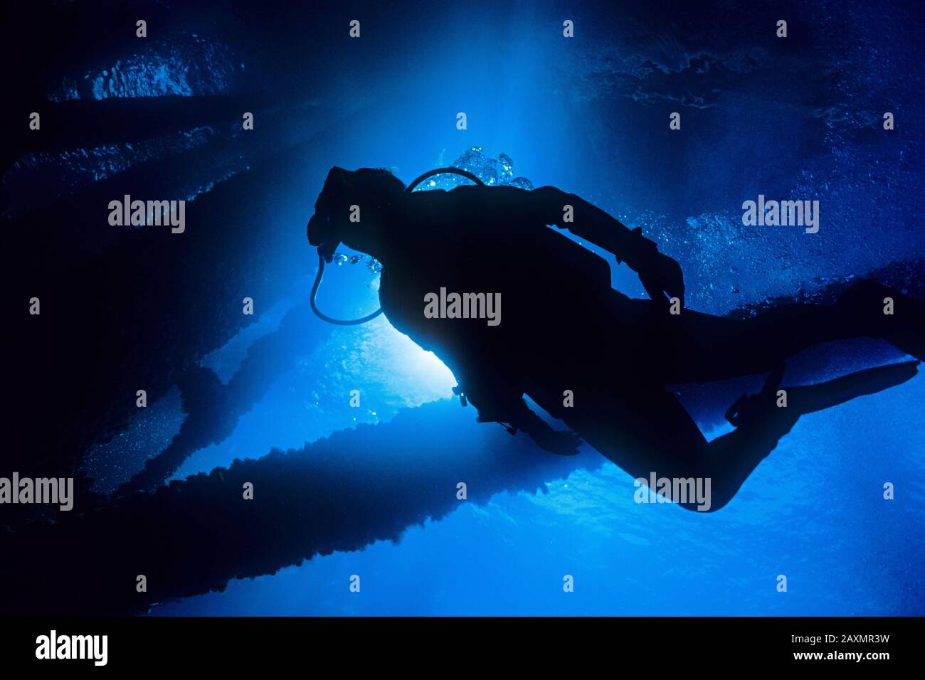 Oil rig and underwater hi-res stock photography and images - Alamy