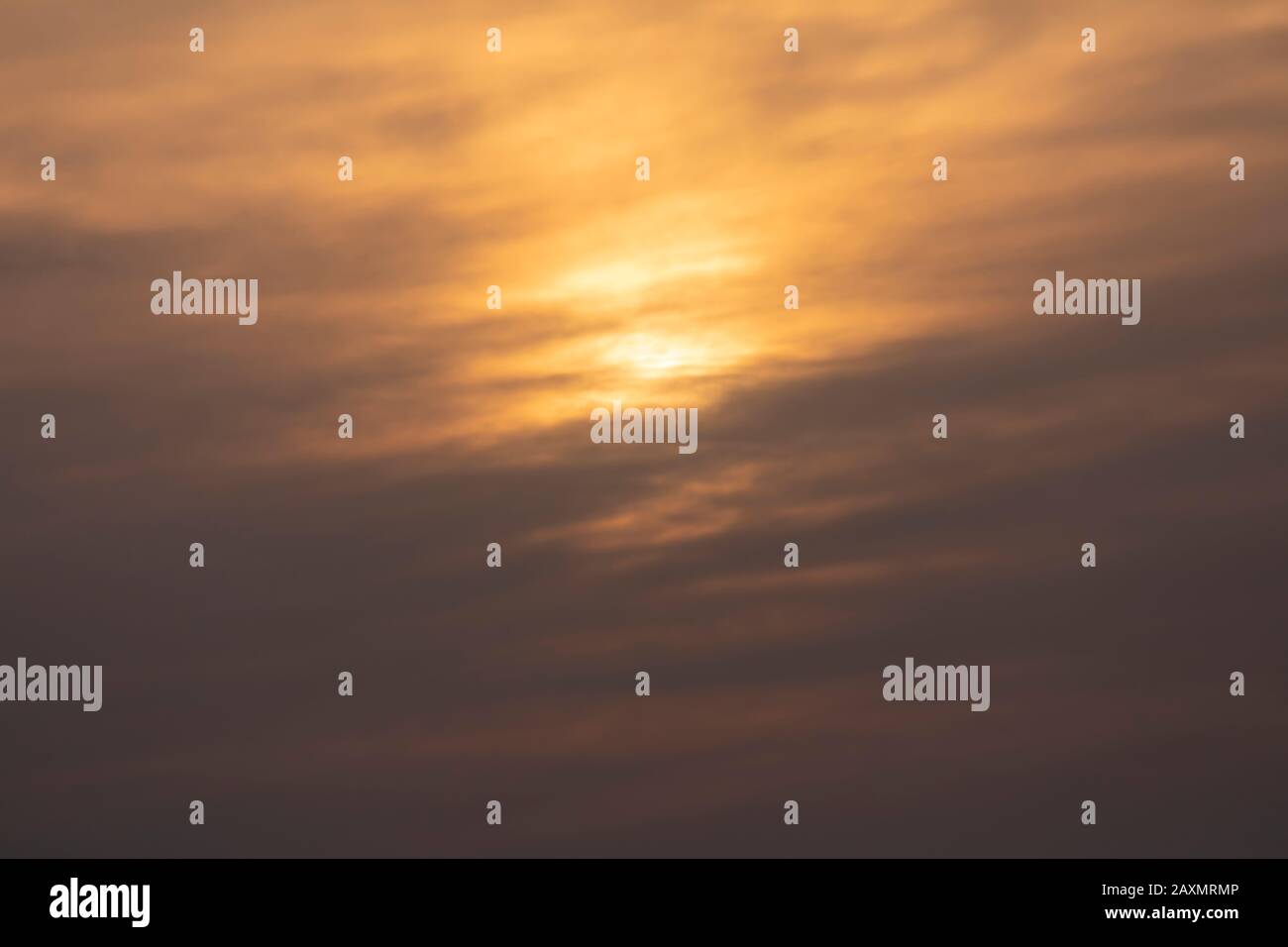 Red sun bushfire hi-res stock photography and images - Alamy