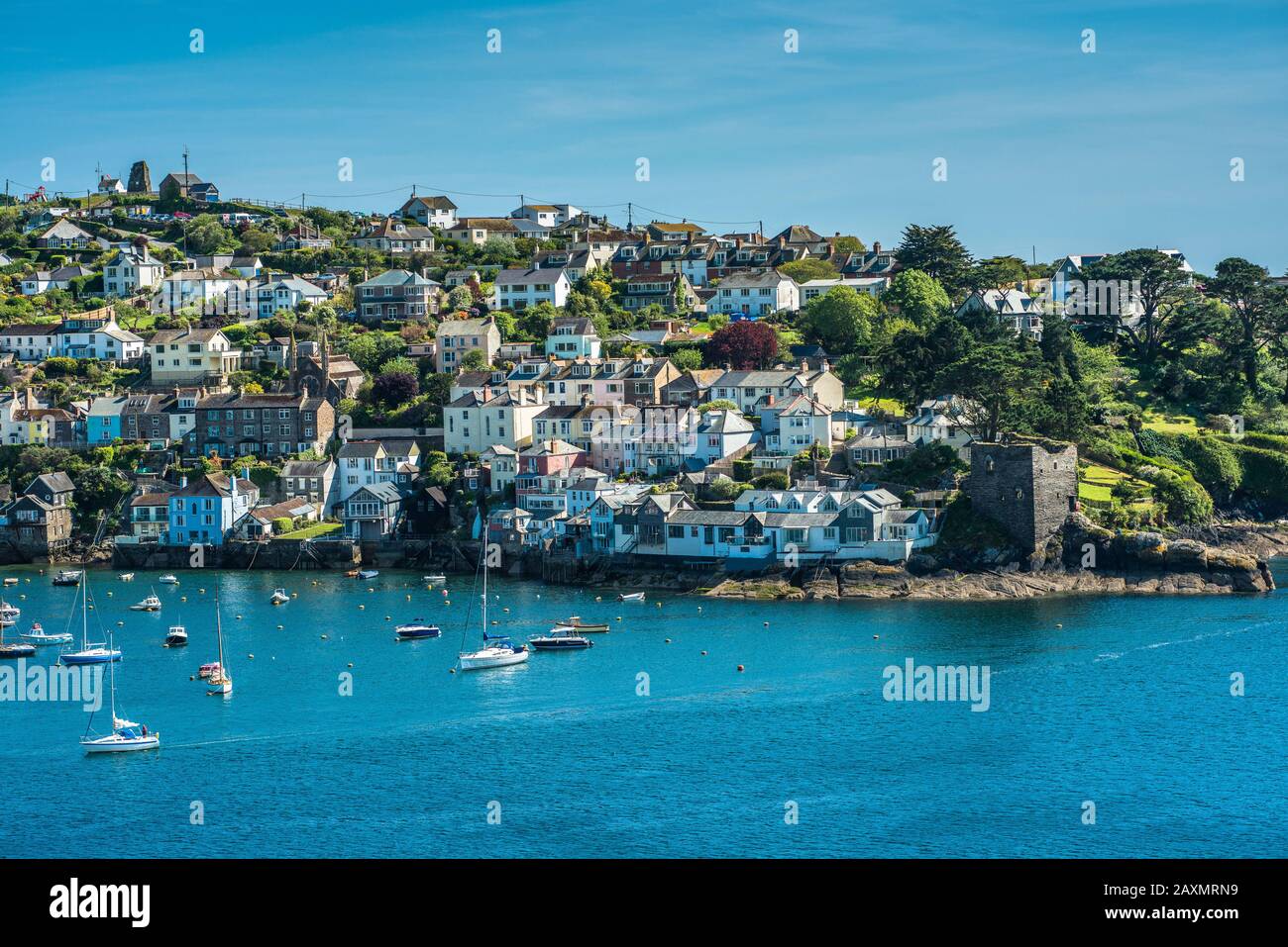 Fowey seafront hi-res stock photography and images - Alamy