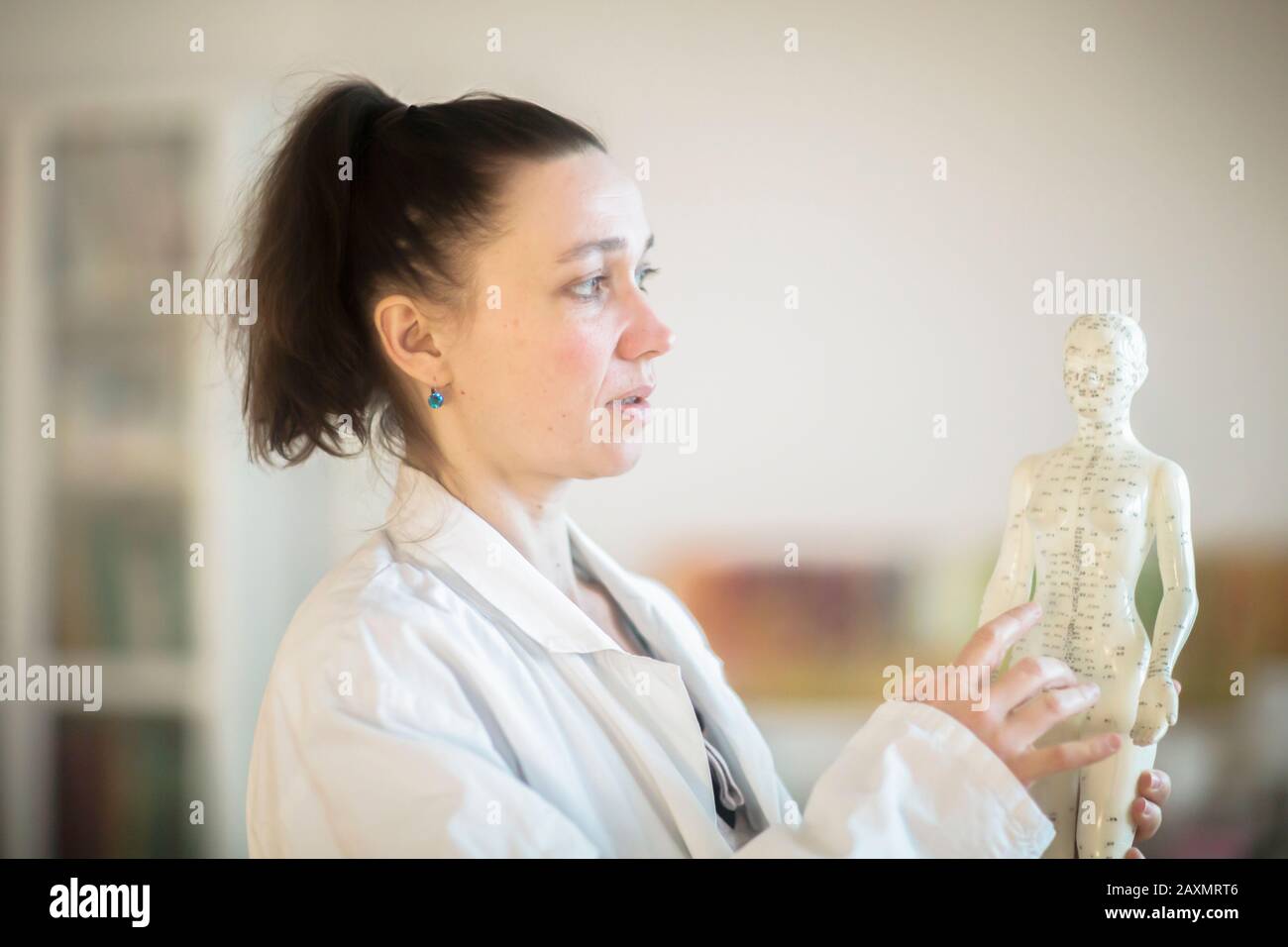 Doctor model hi-res stock photography and images - Alamy