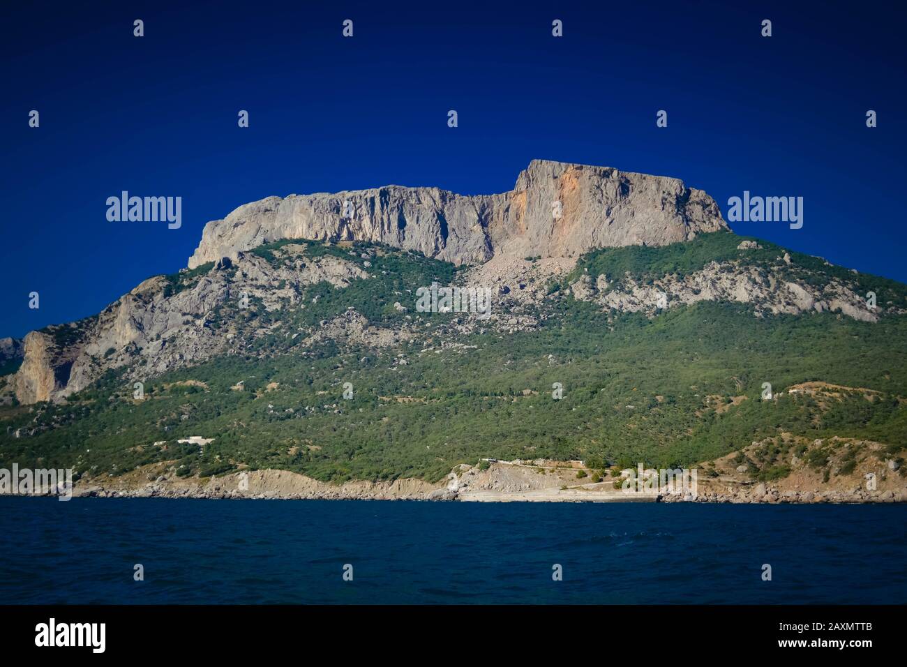 Rock flank hi-res stock photography and images - Alamy