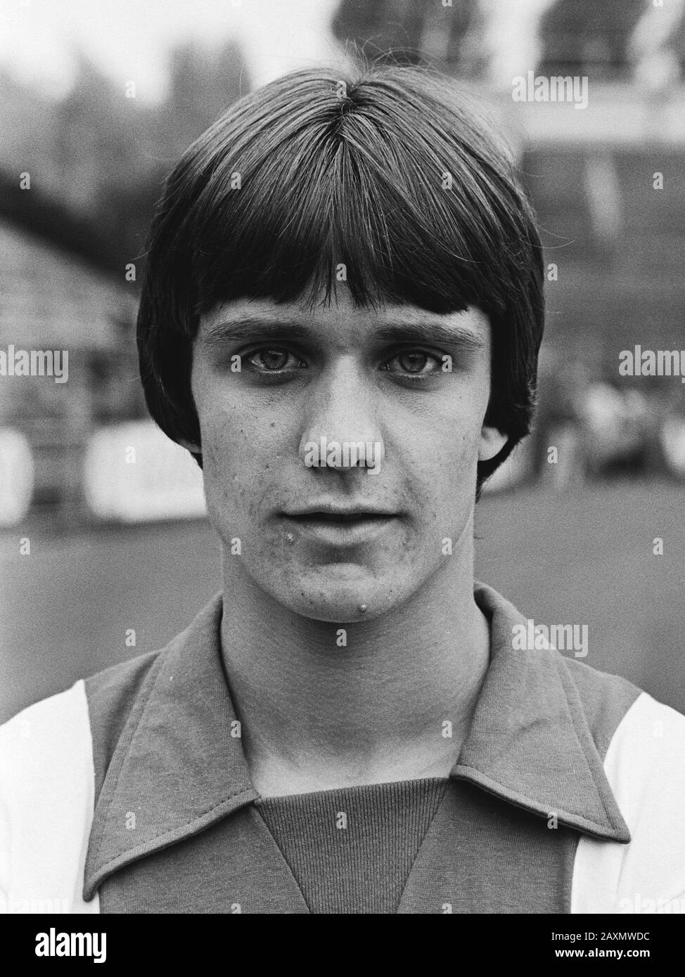 Edge strip negative numbers: # 15., 16: Piet Wijnberg, cup, No. 17 ...