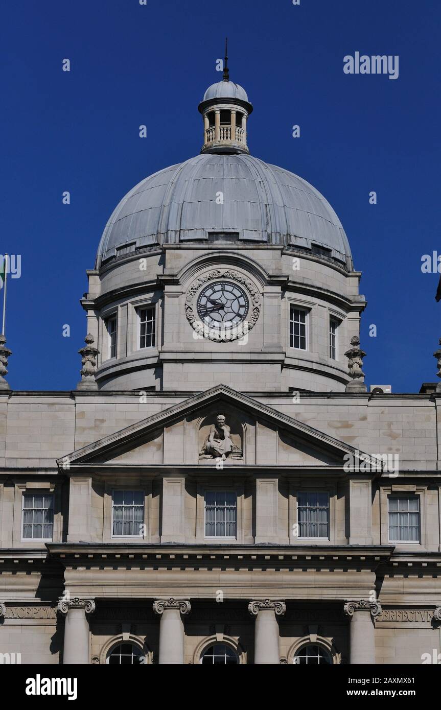 Irregular Quadrilaterals In Architecture