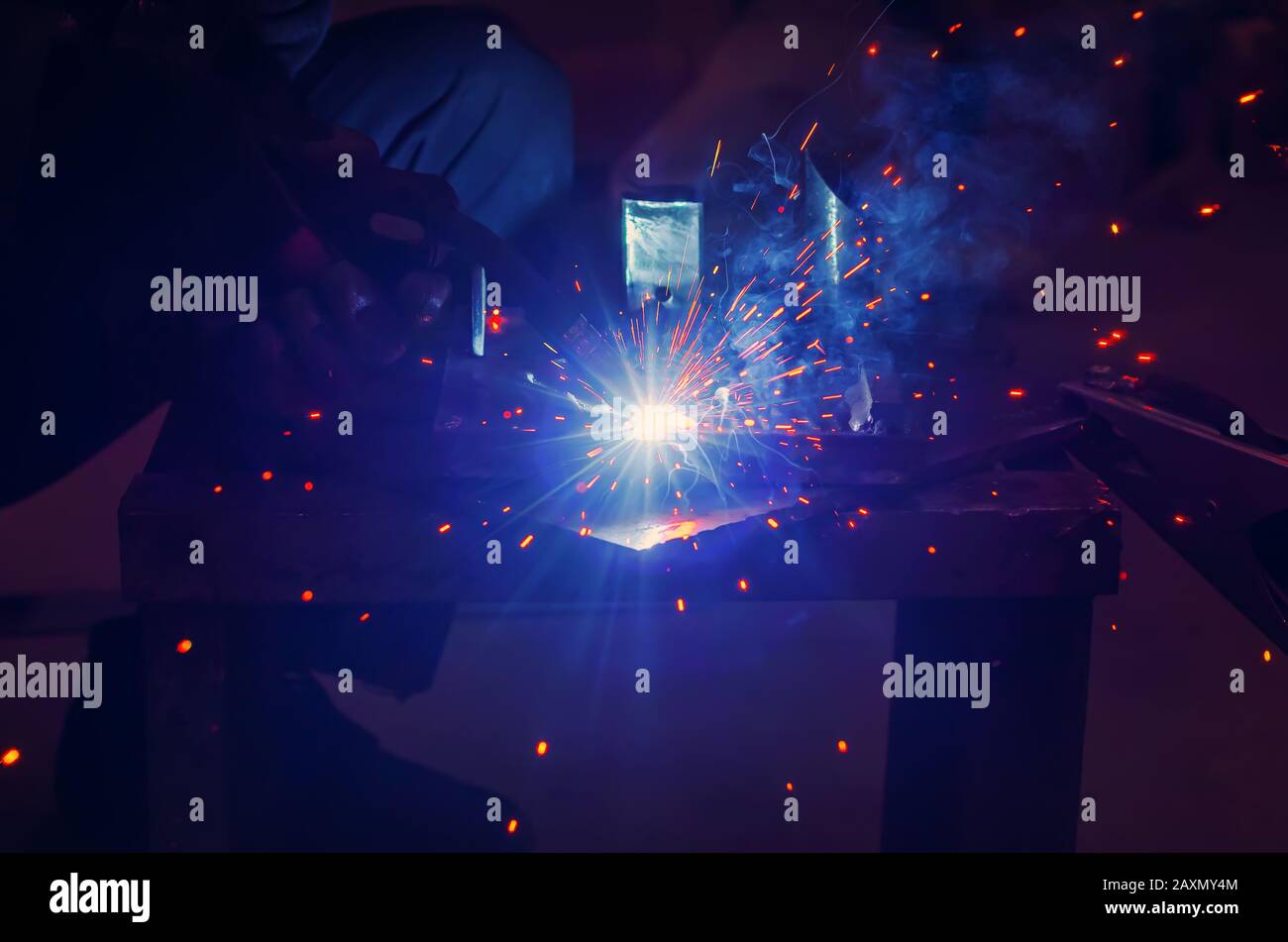 Clear visor hi-res stock photography and images - Alamy