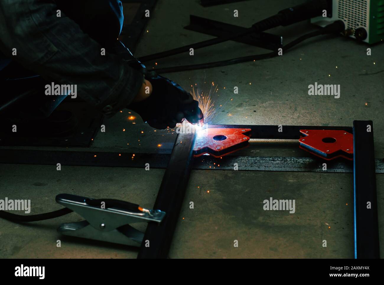 Argon shield gas hi-res stock photography and images - Alamy