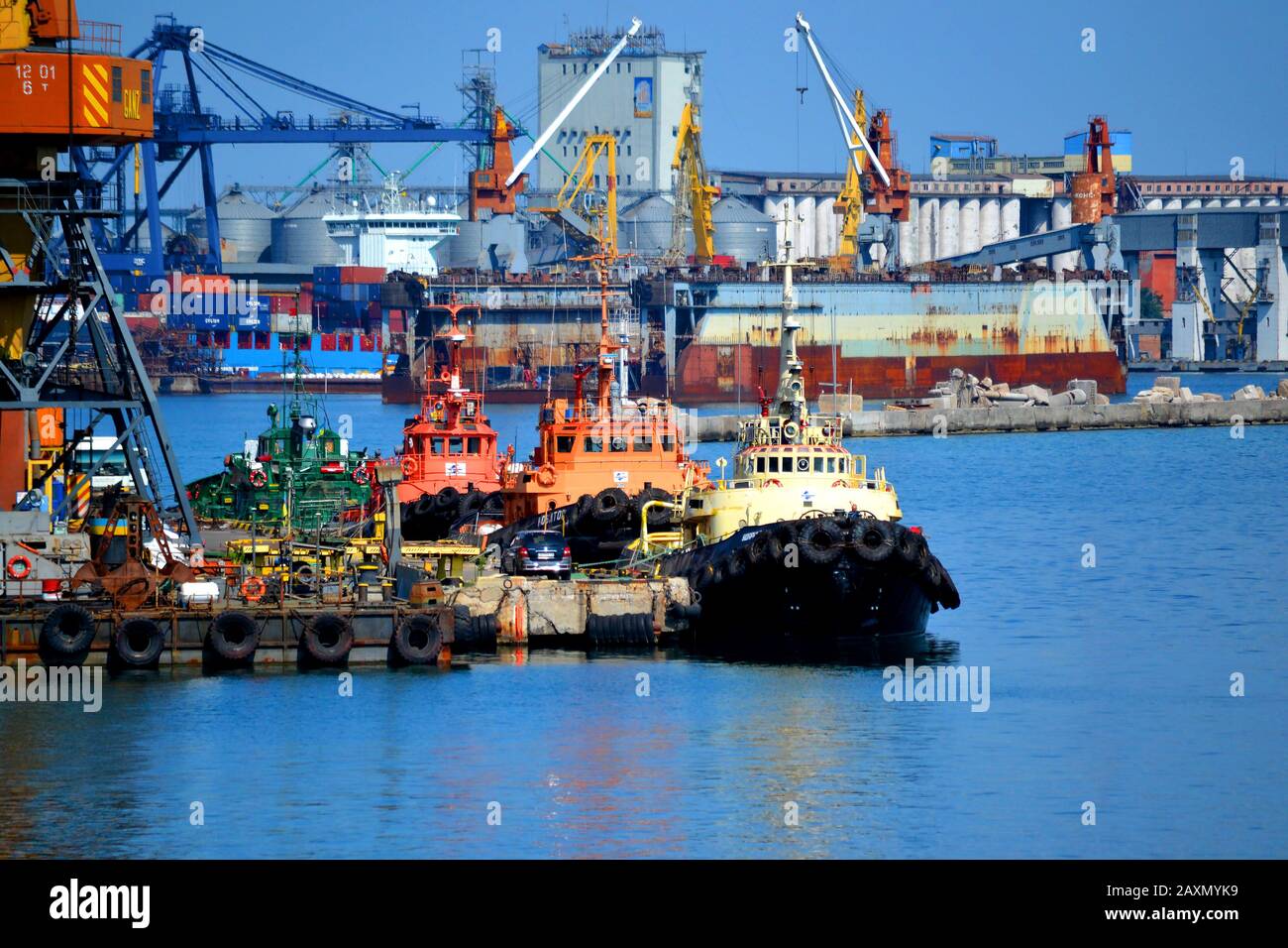 Small cargo boats hi-res stock photography and images - Alamy