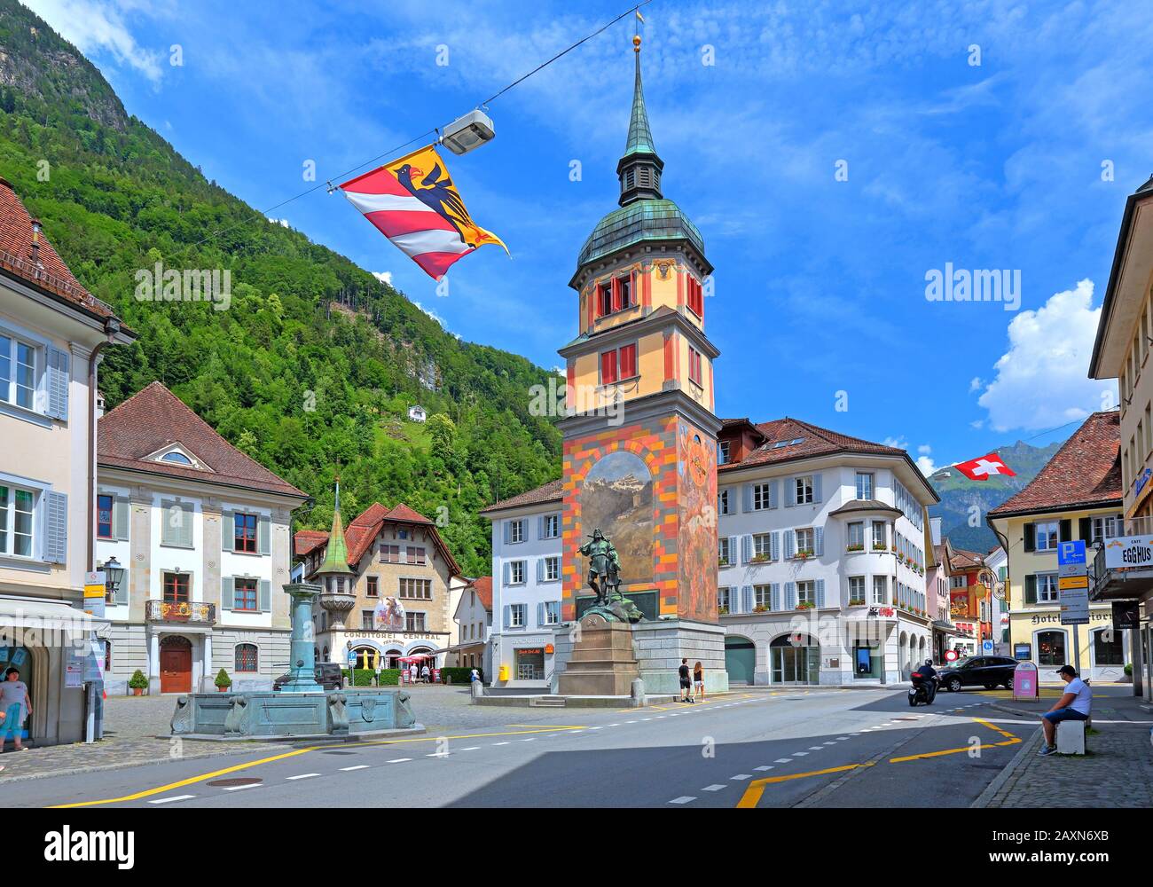 City hall square with Wilhelm Tell monument, Altdorf, canton Uri ...