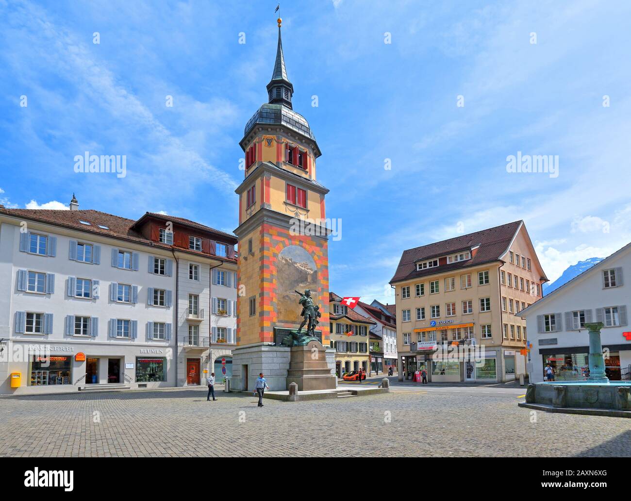 City hall square with Wilhelm Tell monument, Altdorf, canton Uri ...