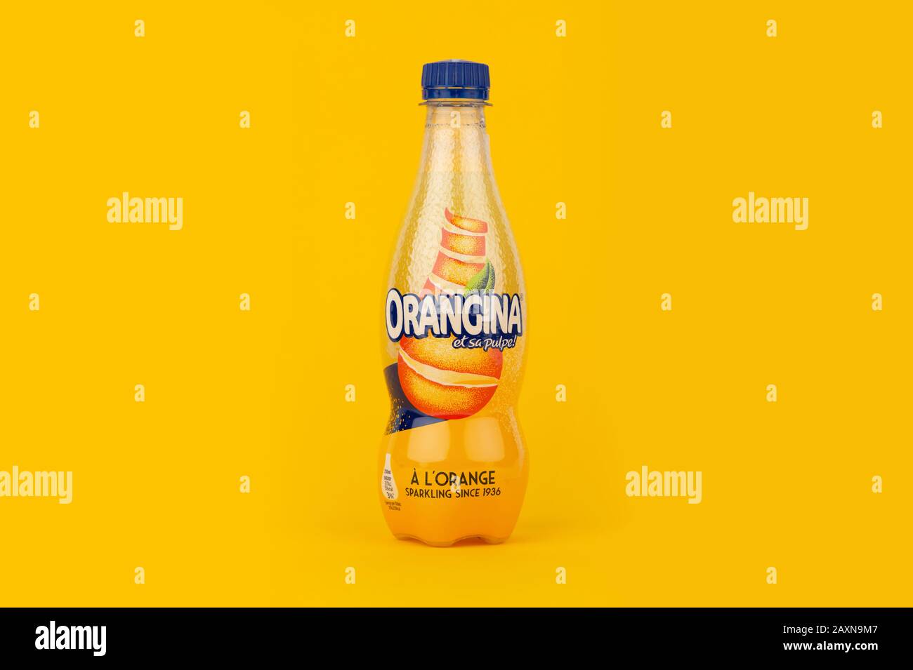 Orangina logo hi-res stock photography and images - Alamy