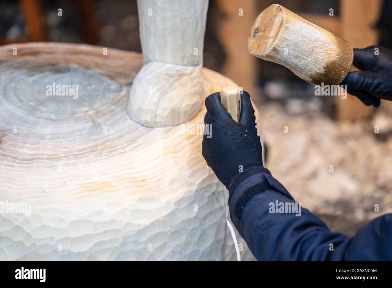 Carving large wood sculpture tools hi-res stock photography and images ...