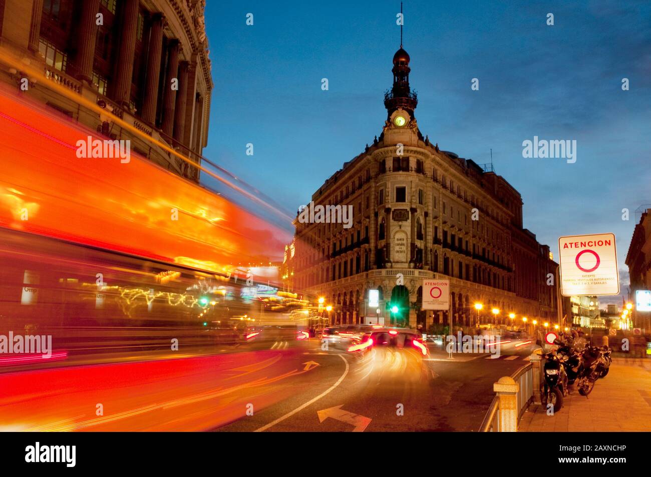 Movimiento de capital hi-res stock photography and images - Alamy