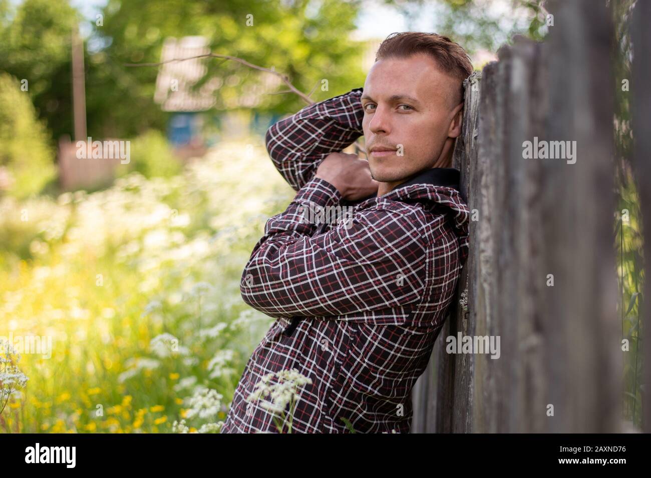 Man around town hi-res stock photography and images - Alamy